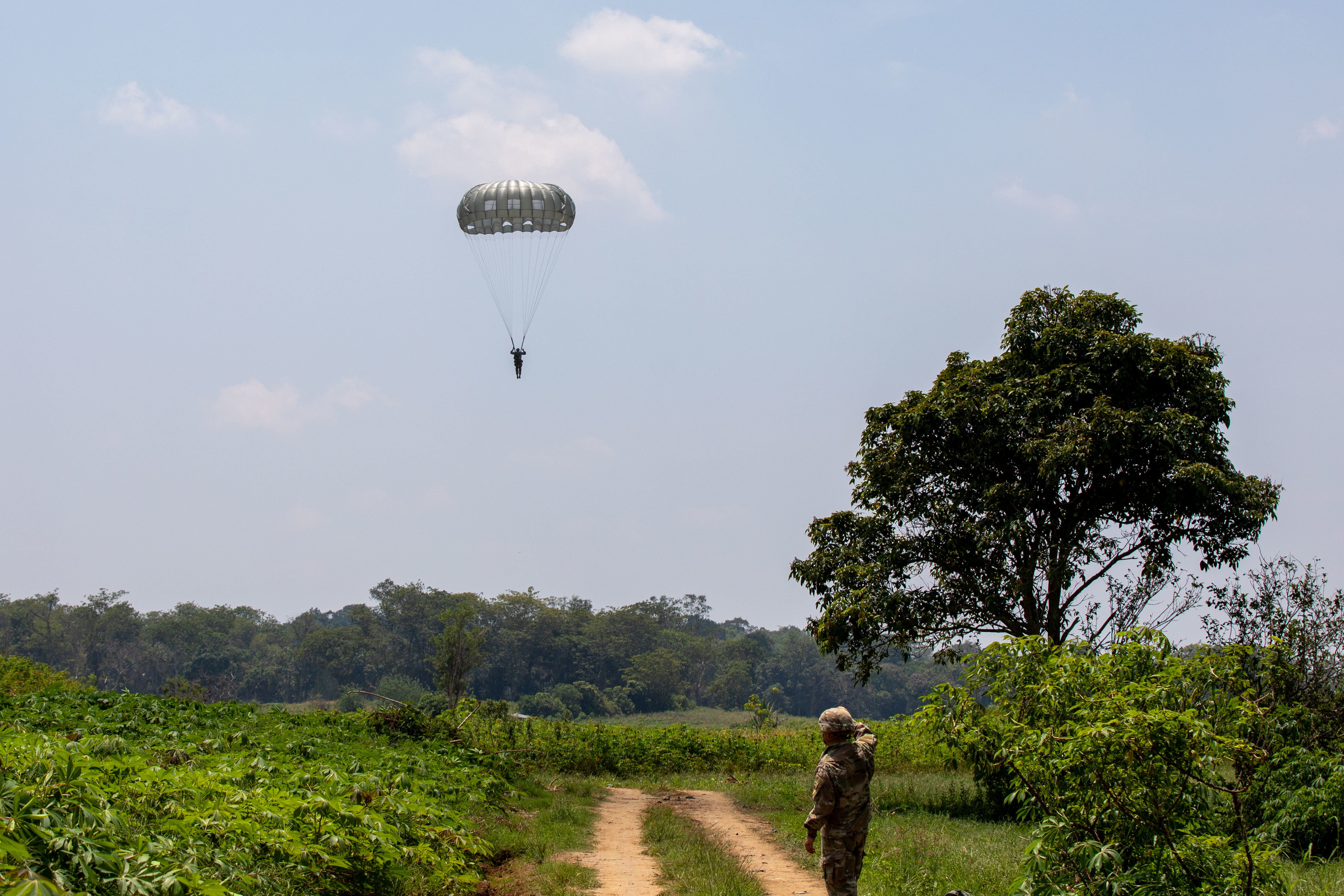 III MIG | 3d Intel. Bn. Marines Conduct Patrol