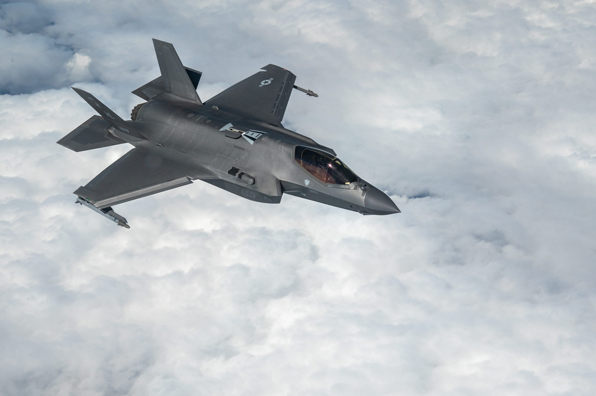 DLA Energy commander continues assessment of fuel requirements across ...