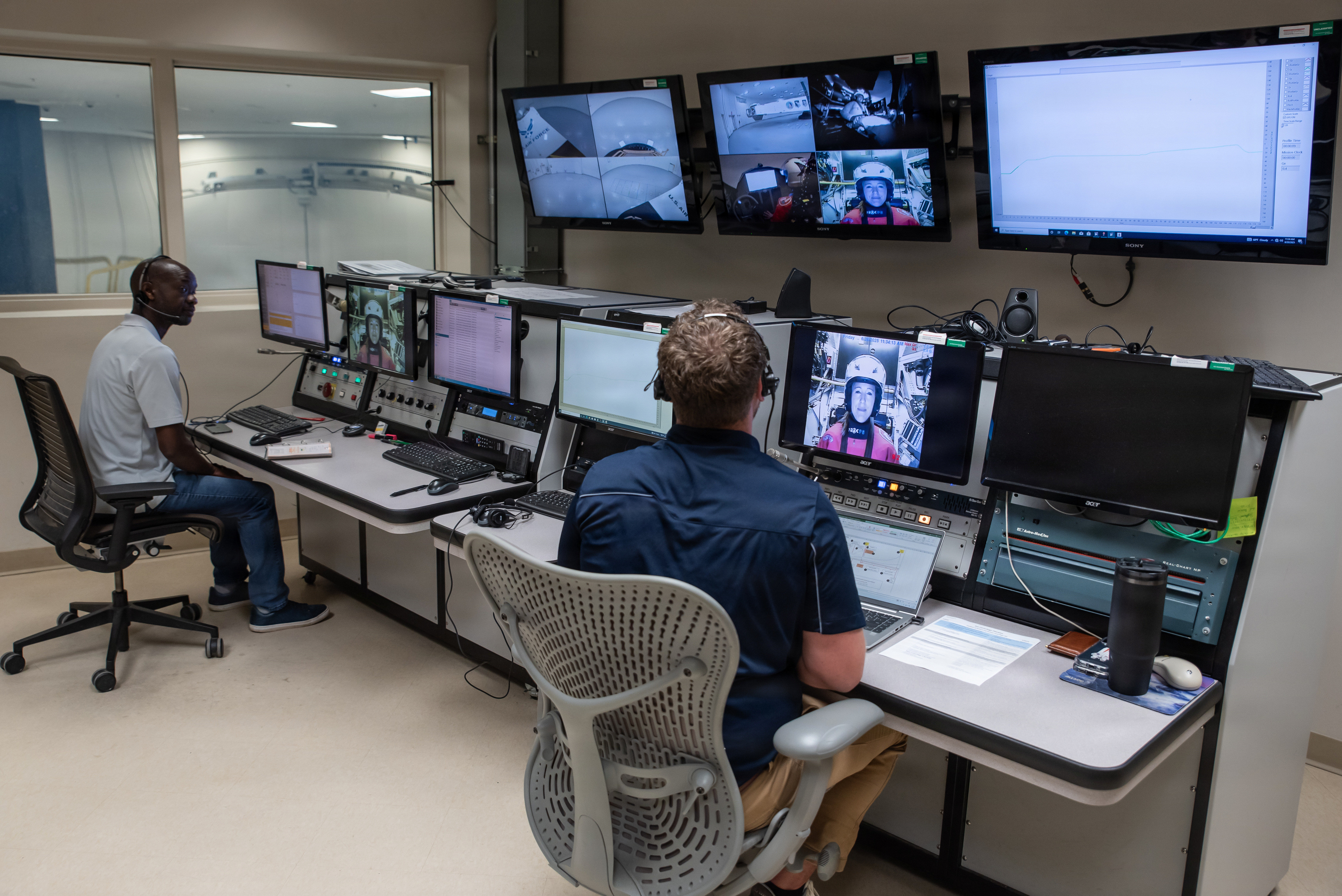 711 HPW centrifuge simulates spaceflight for astronauts > Wright ...