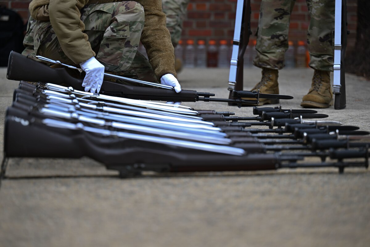 Learning to Drill > Air Force Honor Guard > Article Display