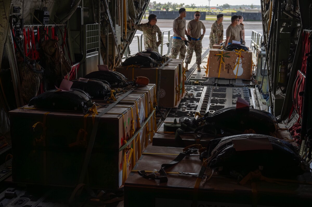 374 AEW load up holiday cheer for OCD25 > Yokota Air Base > Article Display