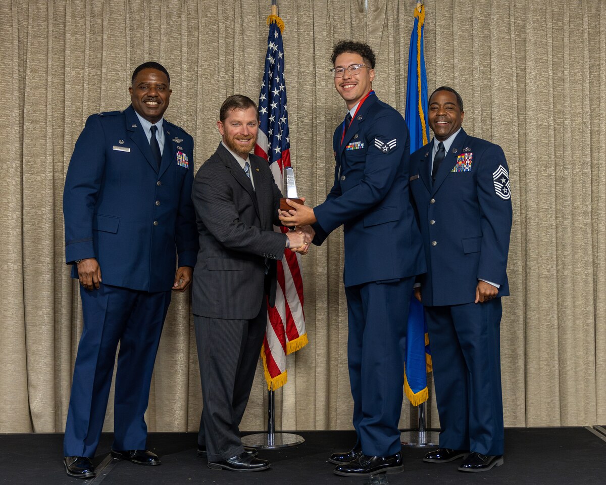 Airman Leadership School Class 26-A > Tinker Air Force Base > Article ...