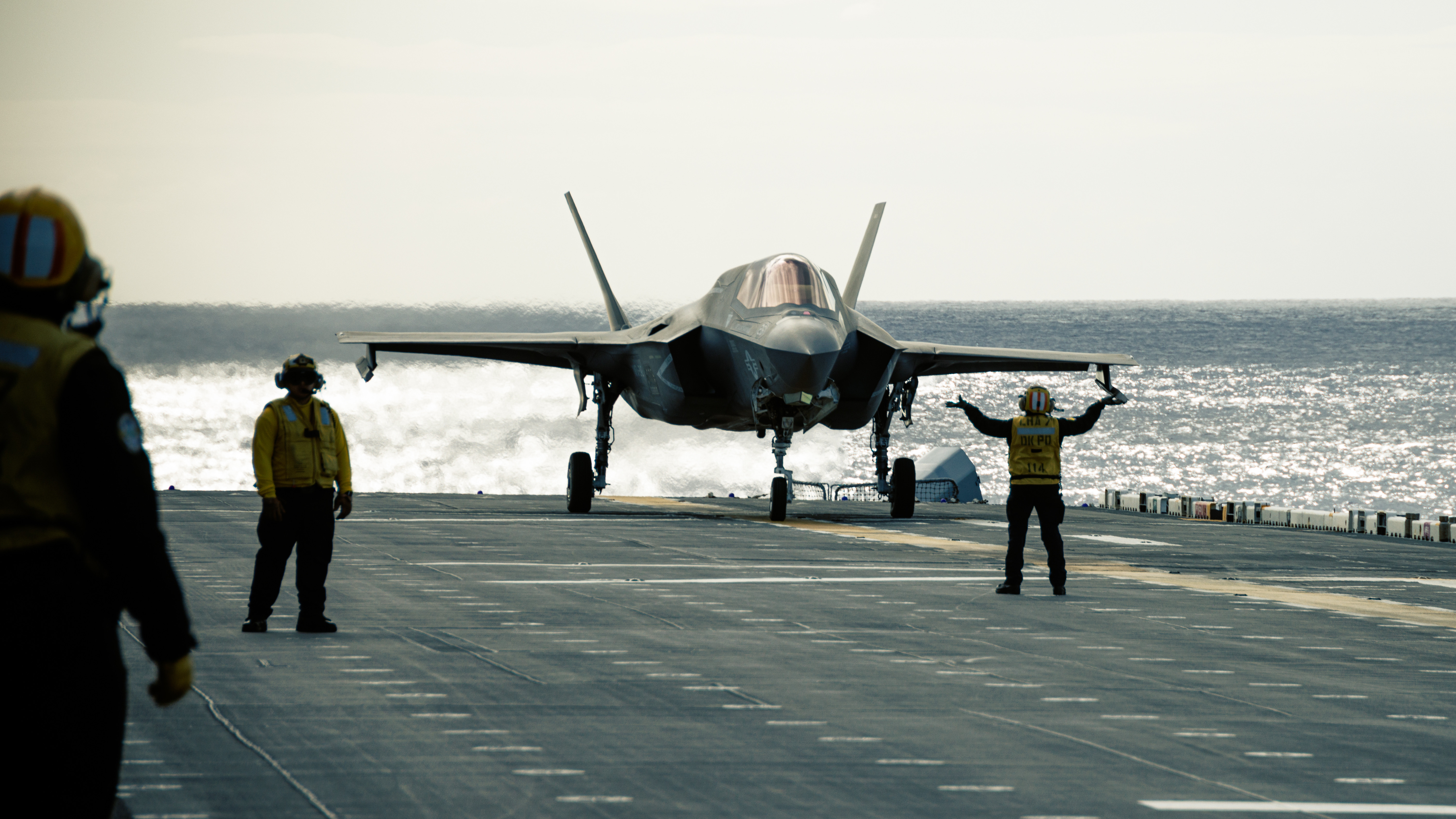 USS Tripoli conducts flight ops in U.S. 7th Fleet