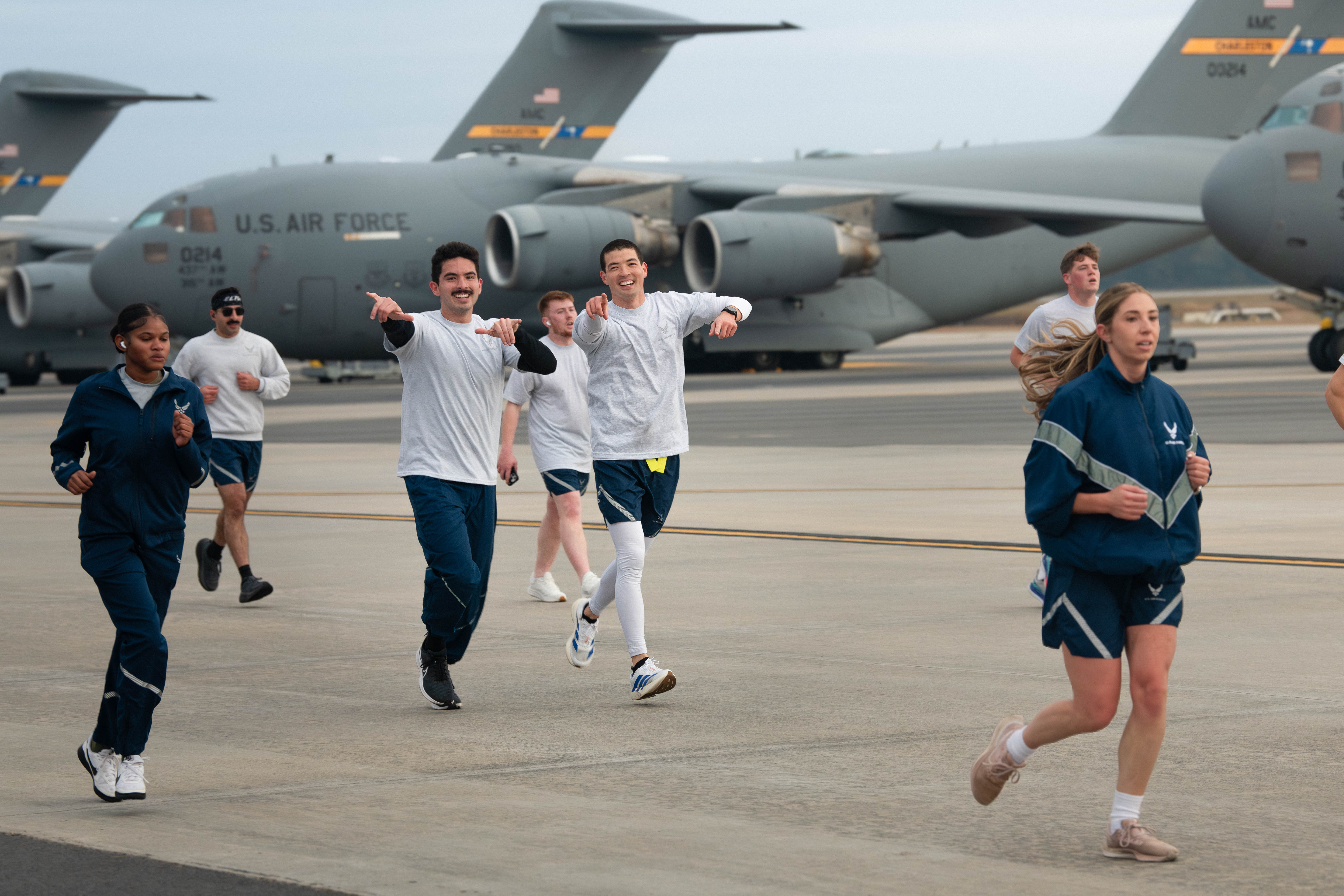 437th Airlift Wing personnel participate in flightline run > Joint Base ...