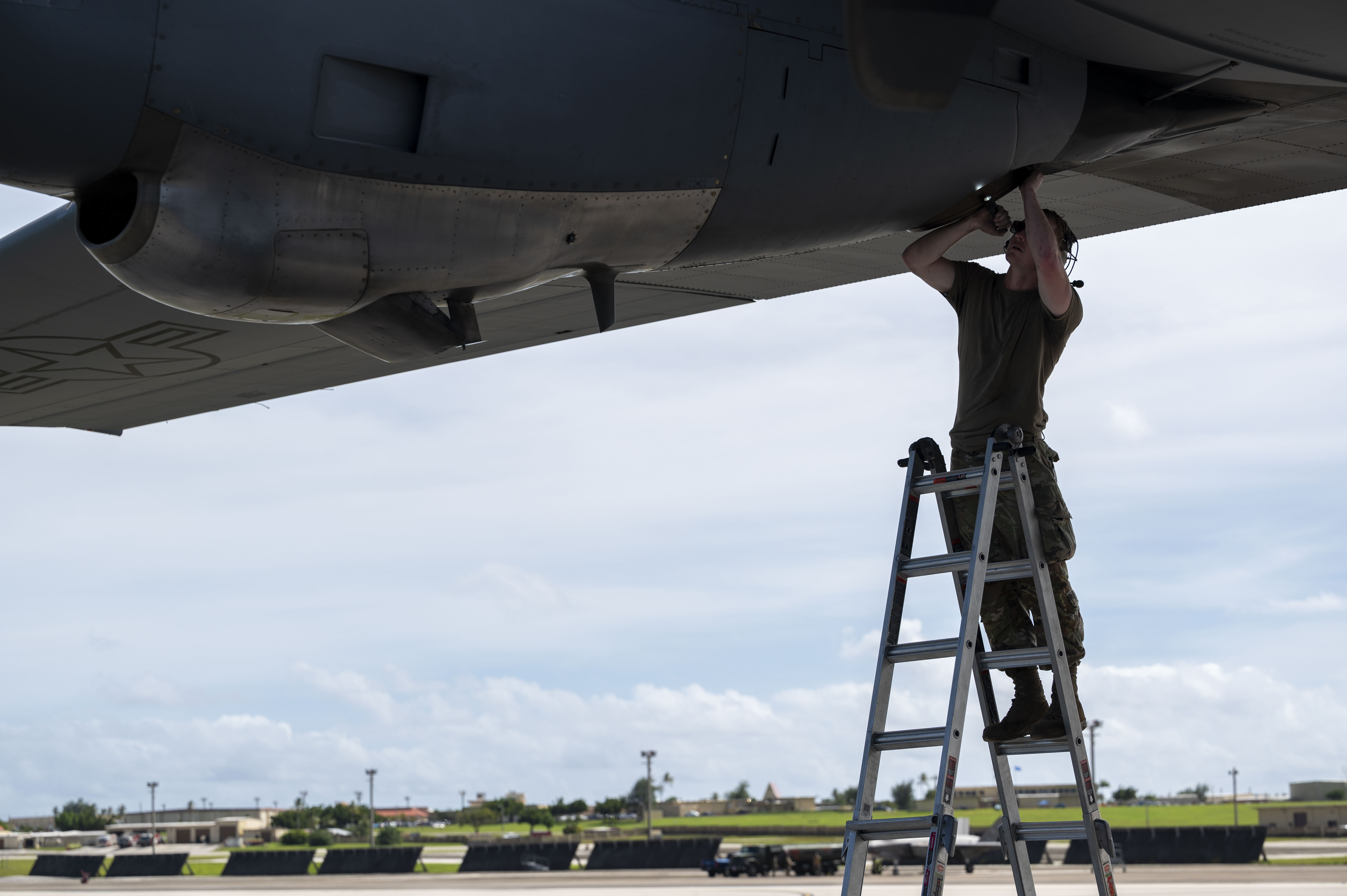 374 AEW maintainers ensure mission-ready aircraft during OCD25 > Yokota ...