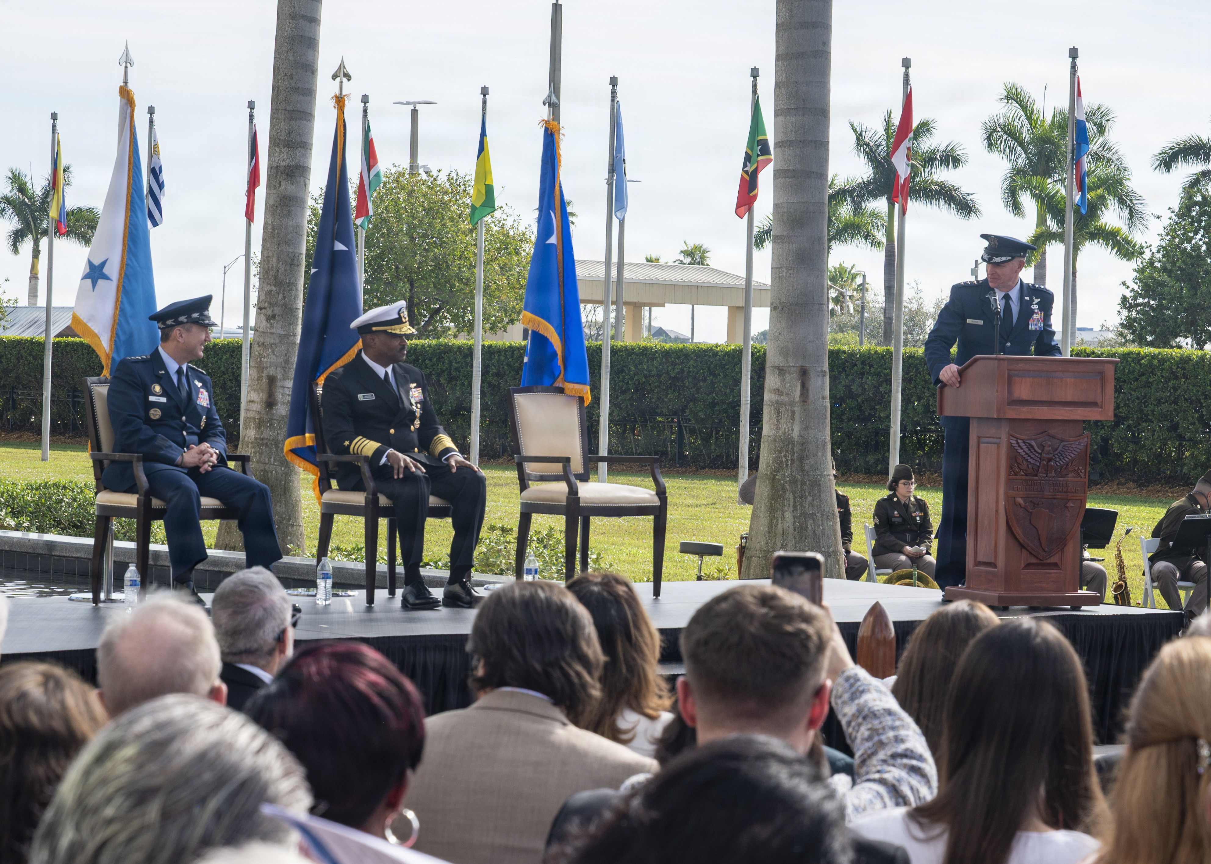 Lt. Gen. Pettus Assumes Command of SOUTHCOM; Adm. Holsey Retires > U.S ...