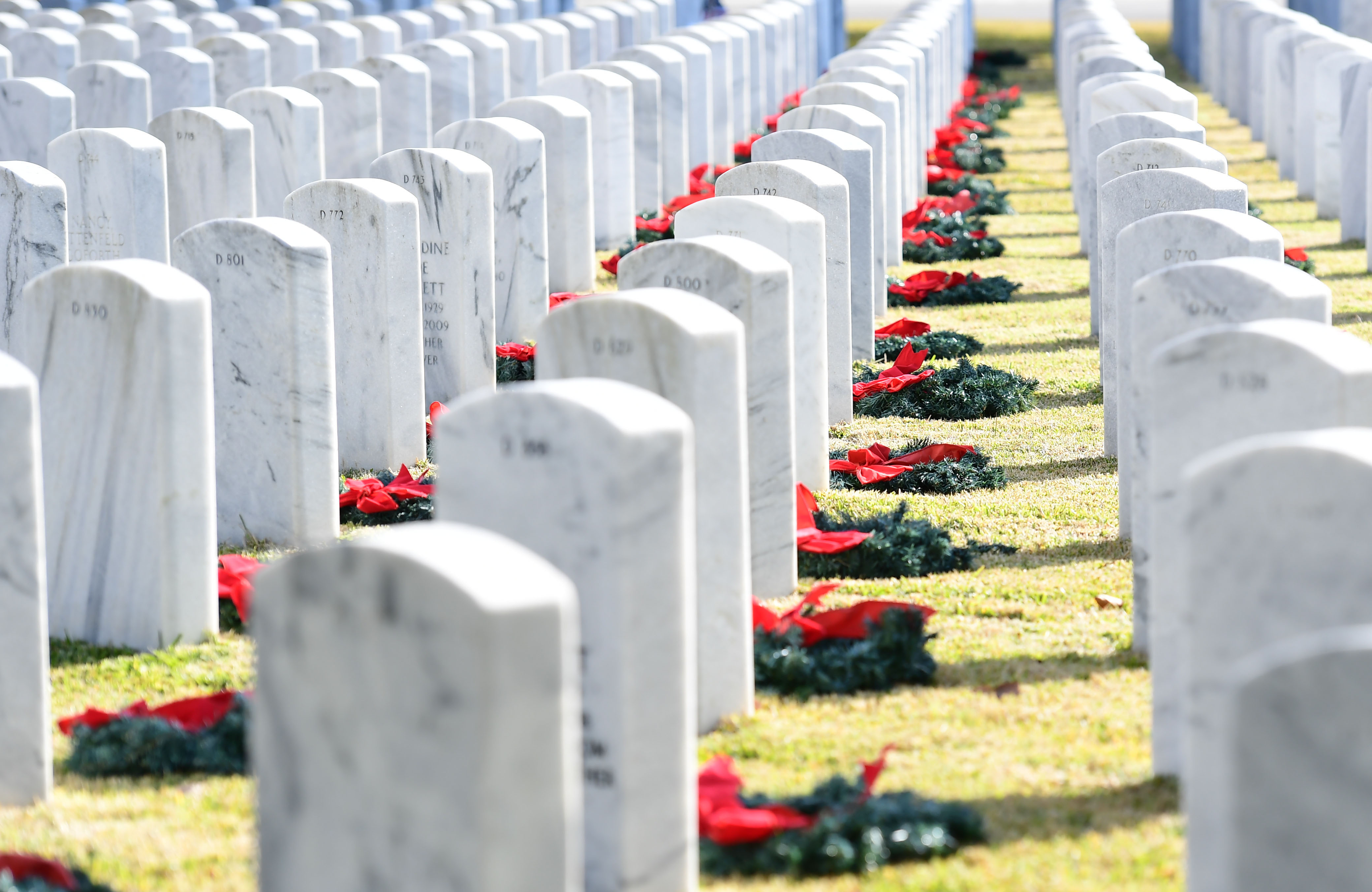 Wreaths placed in memory of fallen service members > Air Education and ...