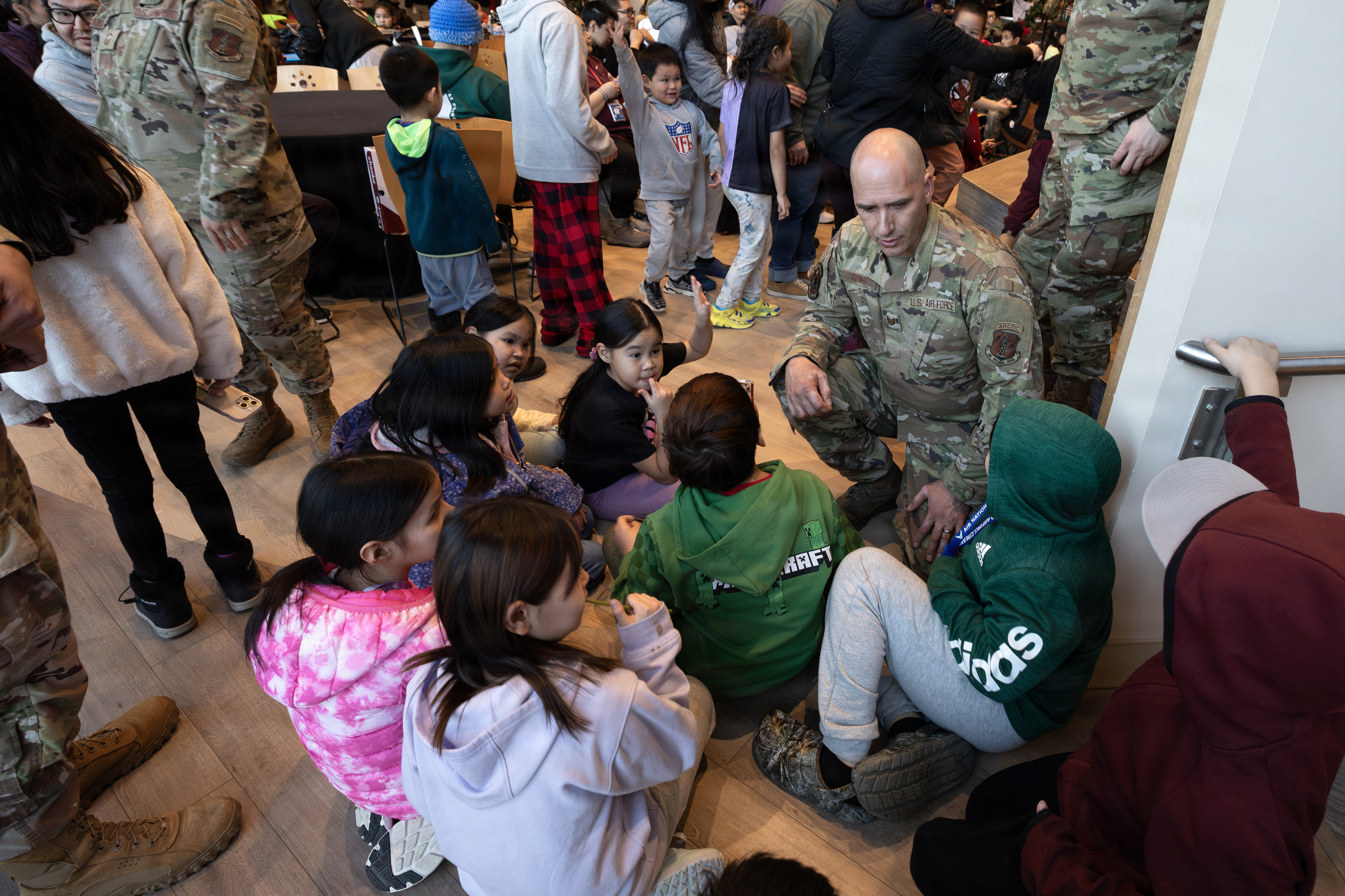 Op Santa Comes to Anchorage, Spreads Holiday Cheer for Western Alaskans ...