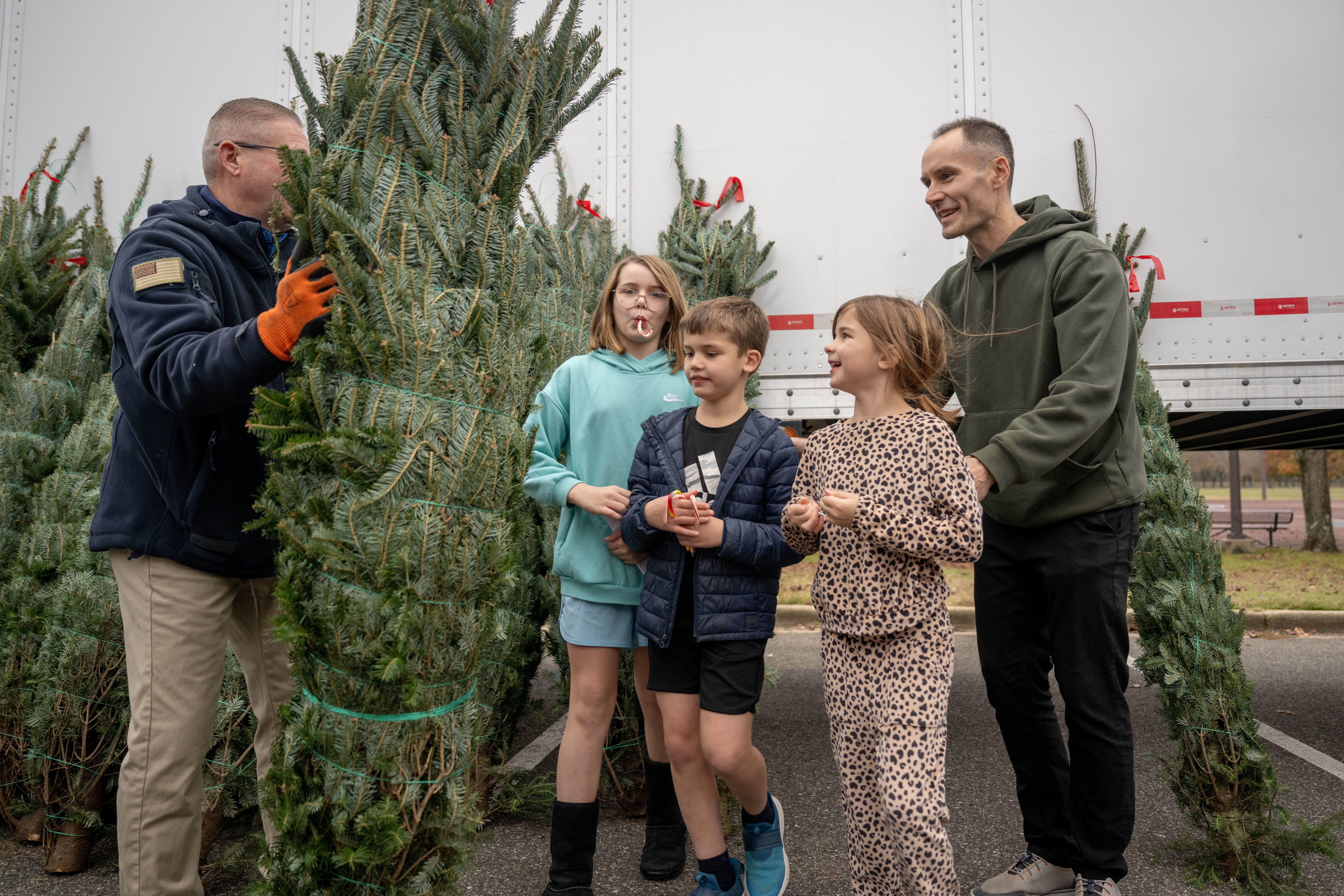 U.S. Capitol Christmas Tree visits Joint Base Andrews > 505th Command ...