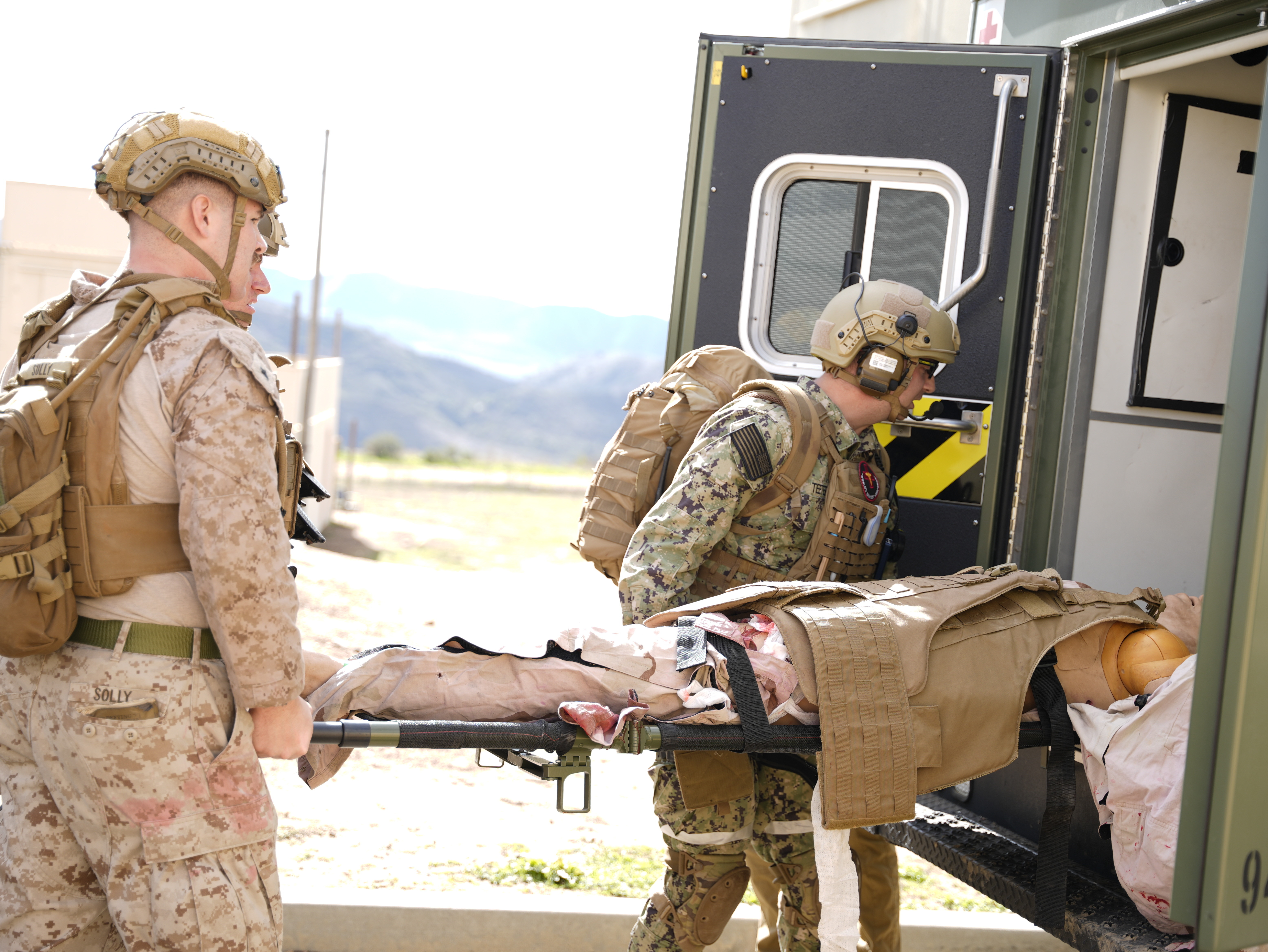 ERCS teams partner with 1st Medical Bn and 1st CEB in expeditionary ...