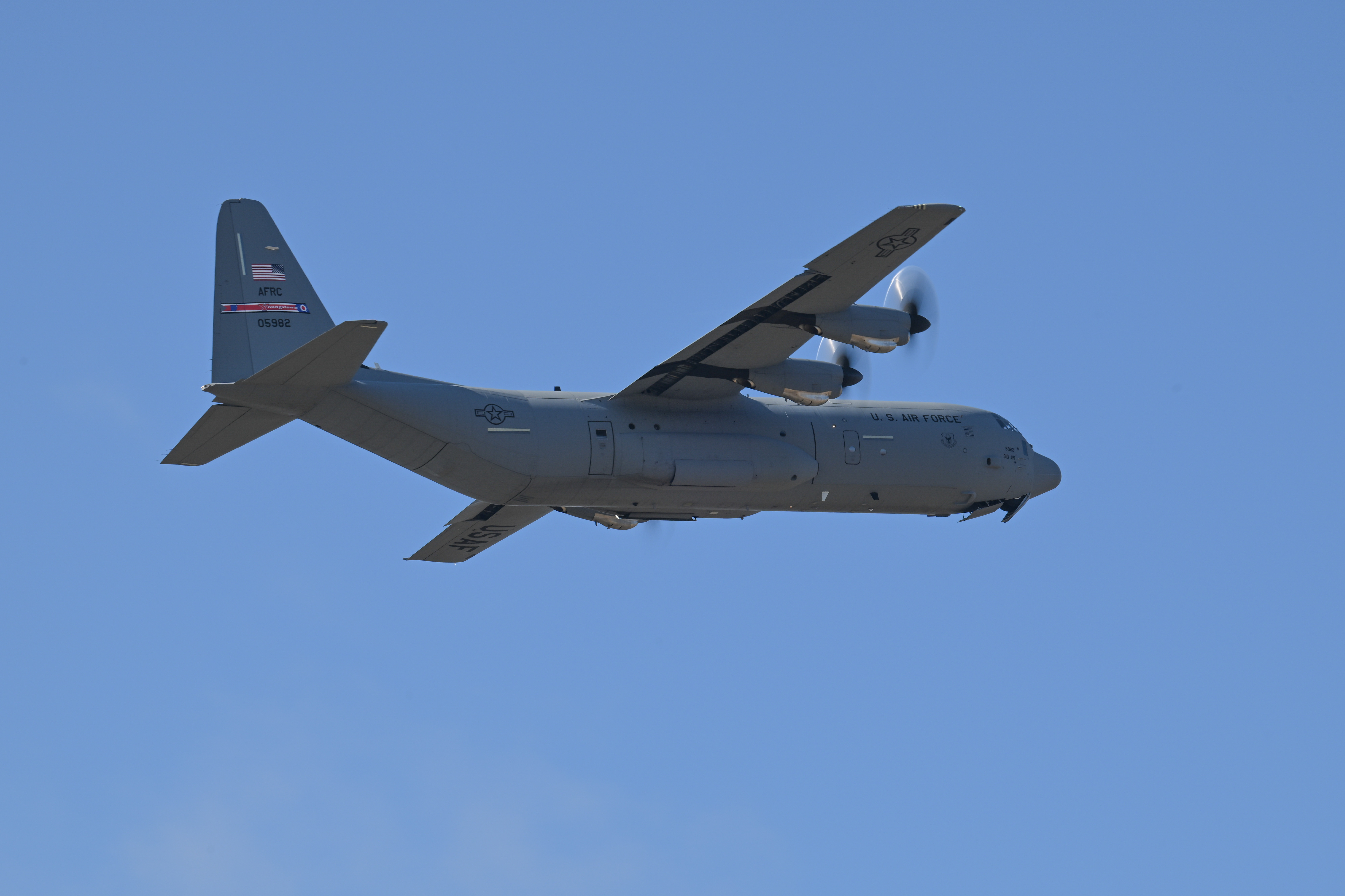 Pair of C-130Js launch for first two-aircraft flight from YARS > Air ...