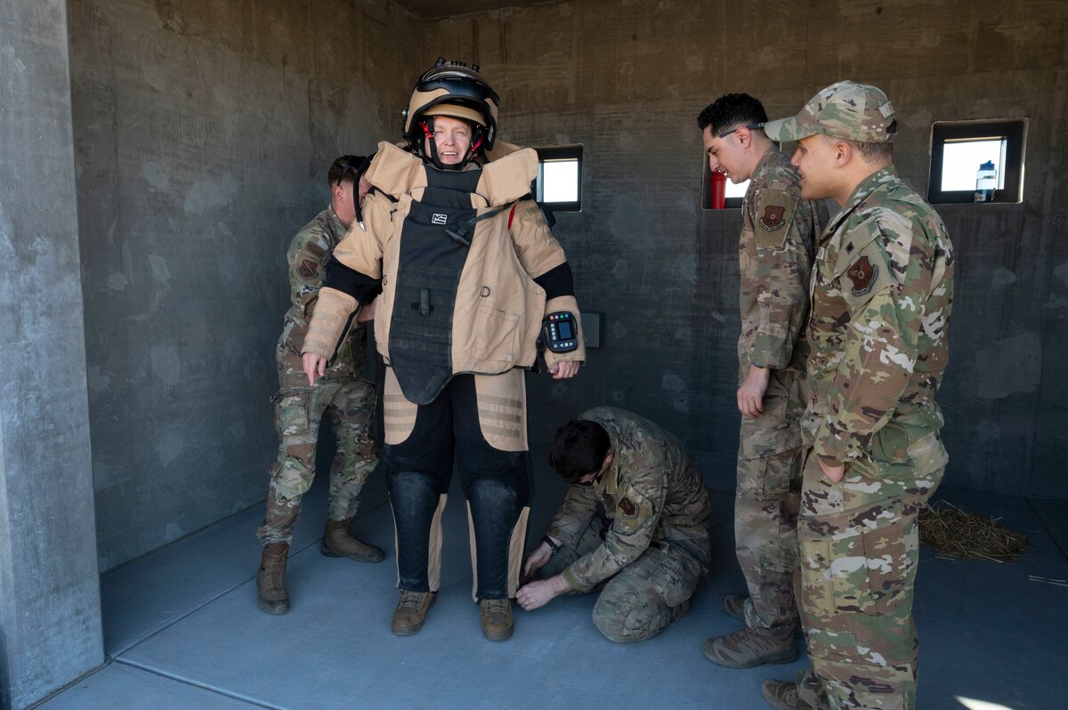 Explosive Readiness with the 377th ABW EOD team > Kirtland Air Force ...