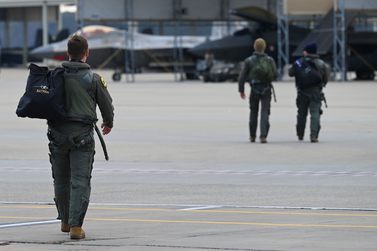 Fly, Fix, Win: ACC leads ‘radical change’ to USAF fleet maintenance ...