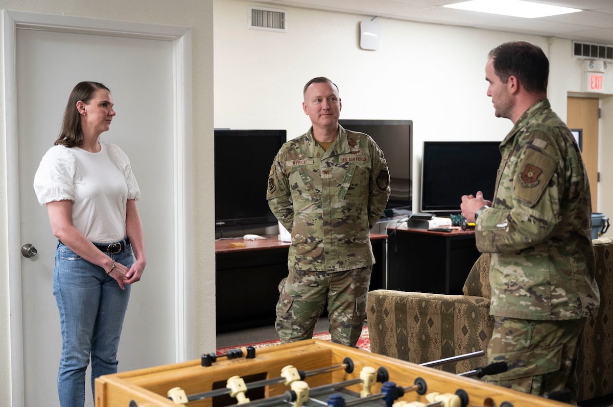 377 ABW leadership visits Kirtland Gravity > Kirtland Air Force Base ...