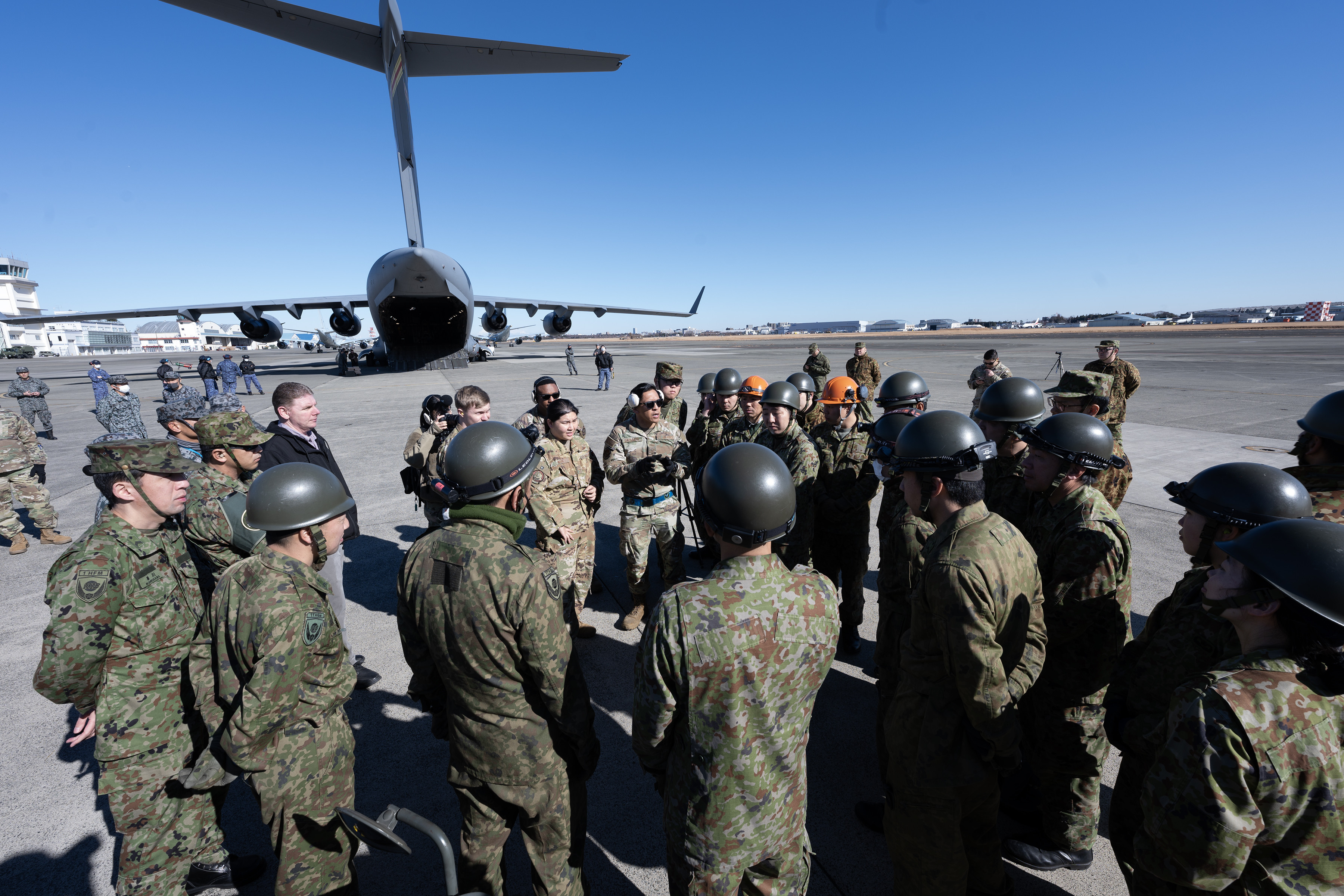 KS25: US, JSDF conduct C-17 static loading test > Twenty-First Air ...