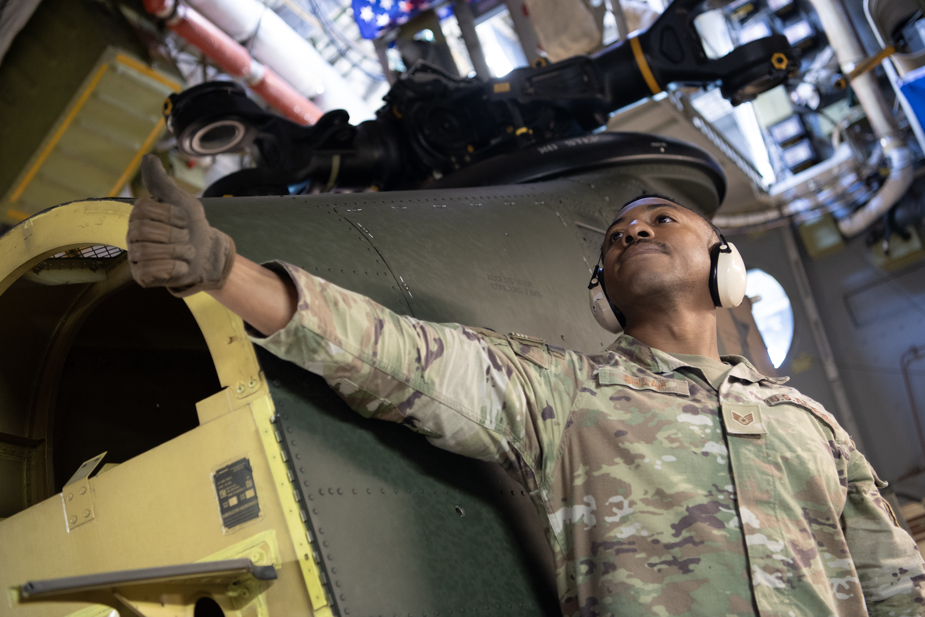 KS25: US, JSDF conduct C-17 static loading test > Twenty-First Air ...
