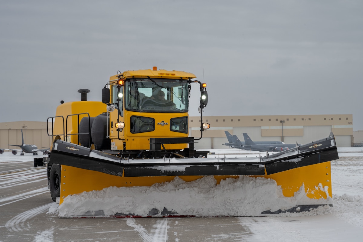 22nd CES Snow Removal > McConnell Air Force Base > Article Display