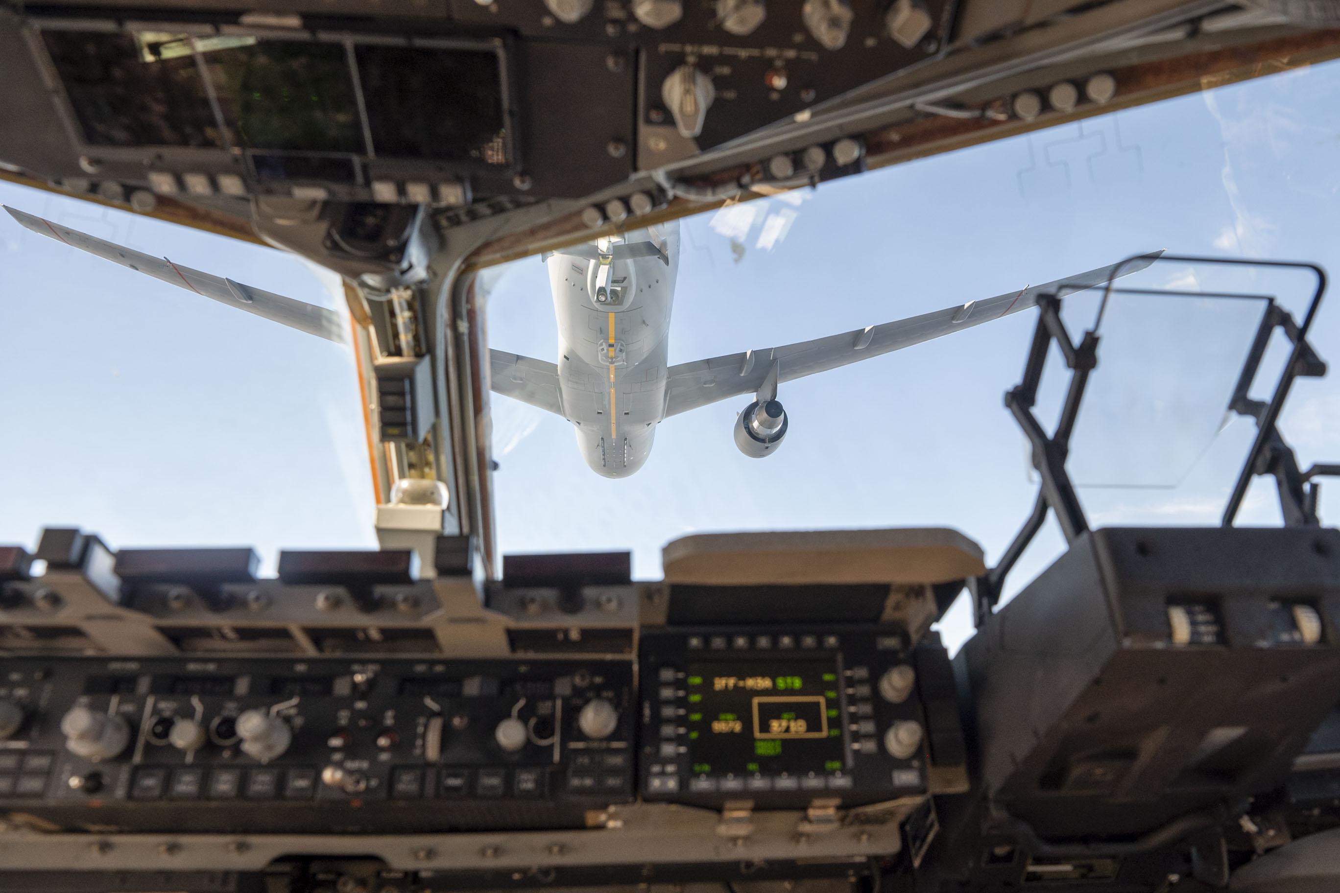 7th EAS Executes Their First Low-Altitude Refueling with KC-46 Pegasus ...