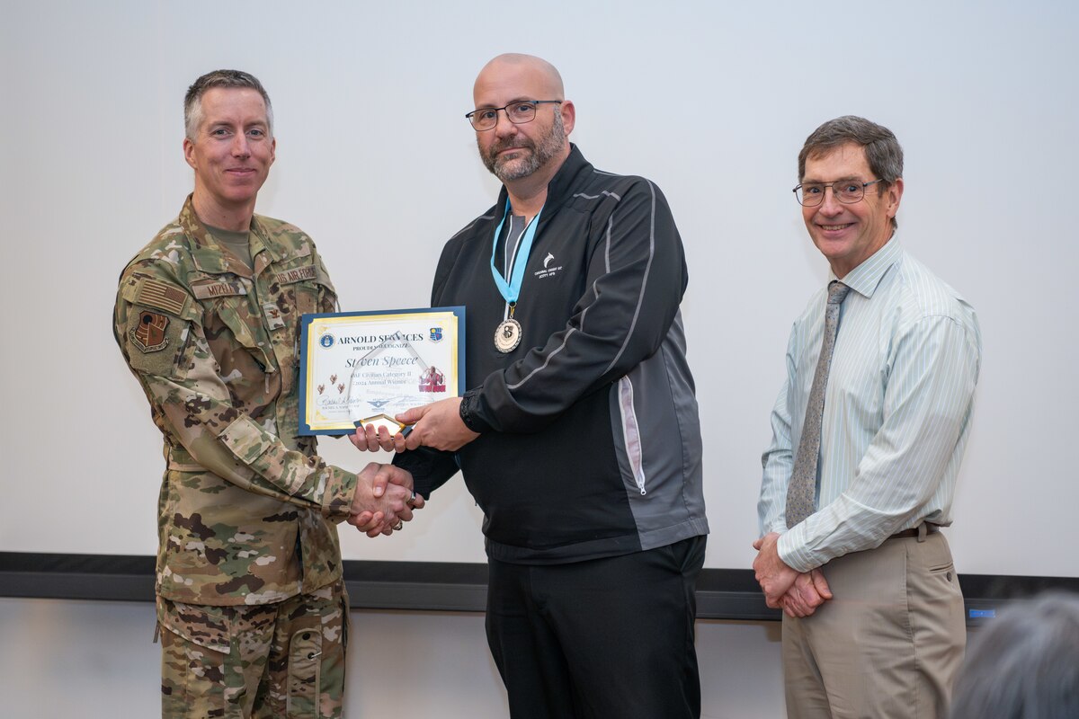 AEDC honors annual award winners > Arnold Air Force Base > Article Display