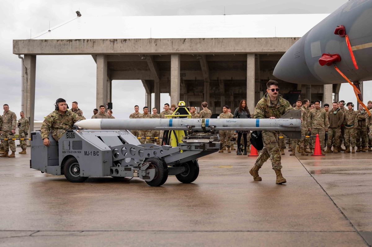 Keeping fighters armed and ready > Kadena Air Base > Article Display