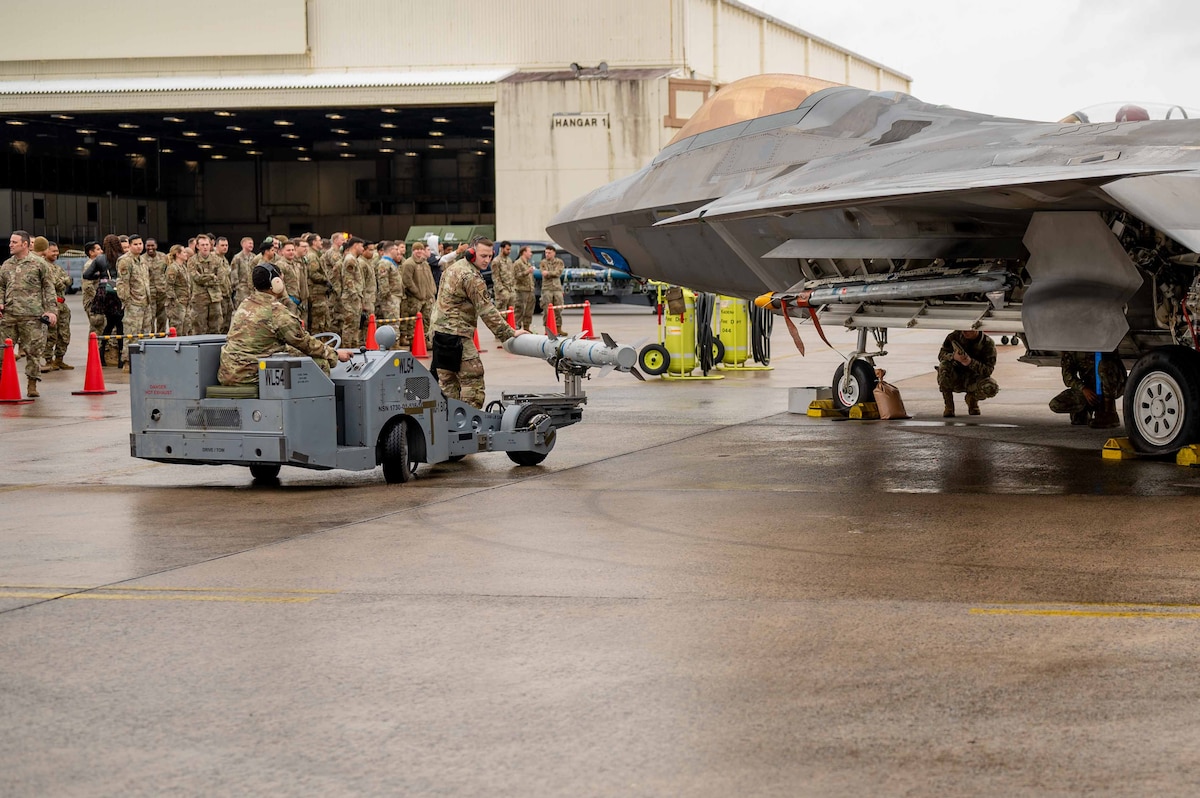 Keeping fighters armed and ready > Kadena Air Base > Article Display