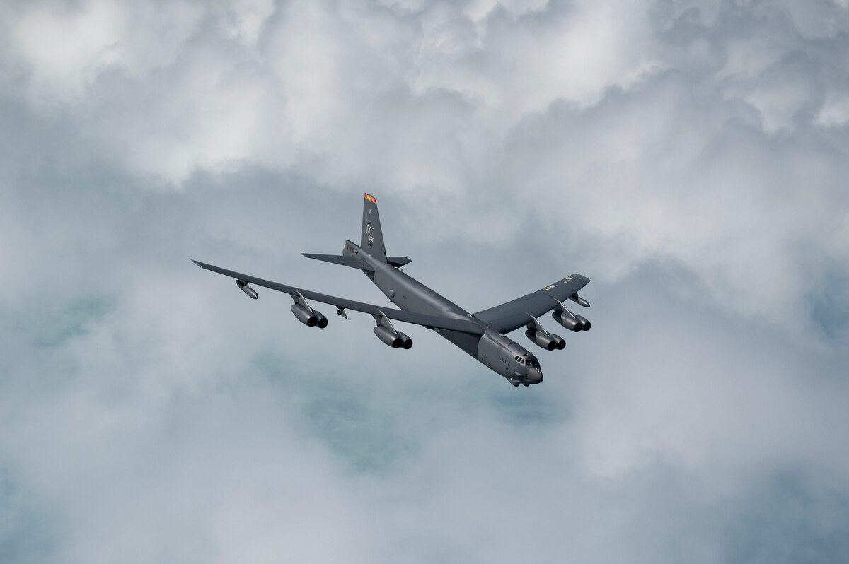 U.S. Strategic Bombers soar across Arabian Peninsula > U.S. Air Forces ...