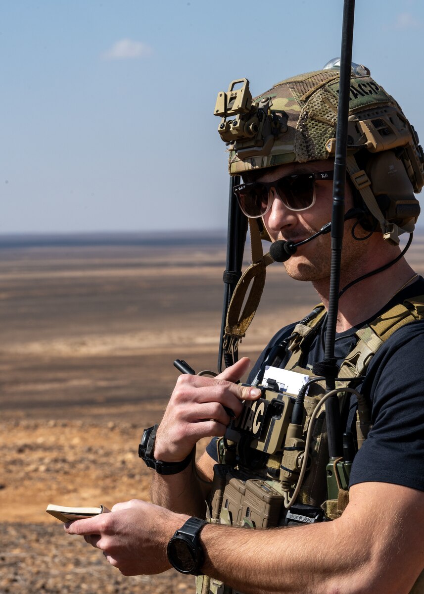 U.S. Strategic Bombers soar across Arabian Peninsula > U.S. Air Forces ...