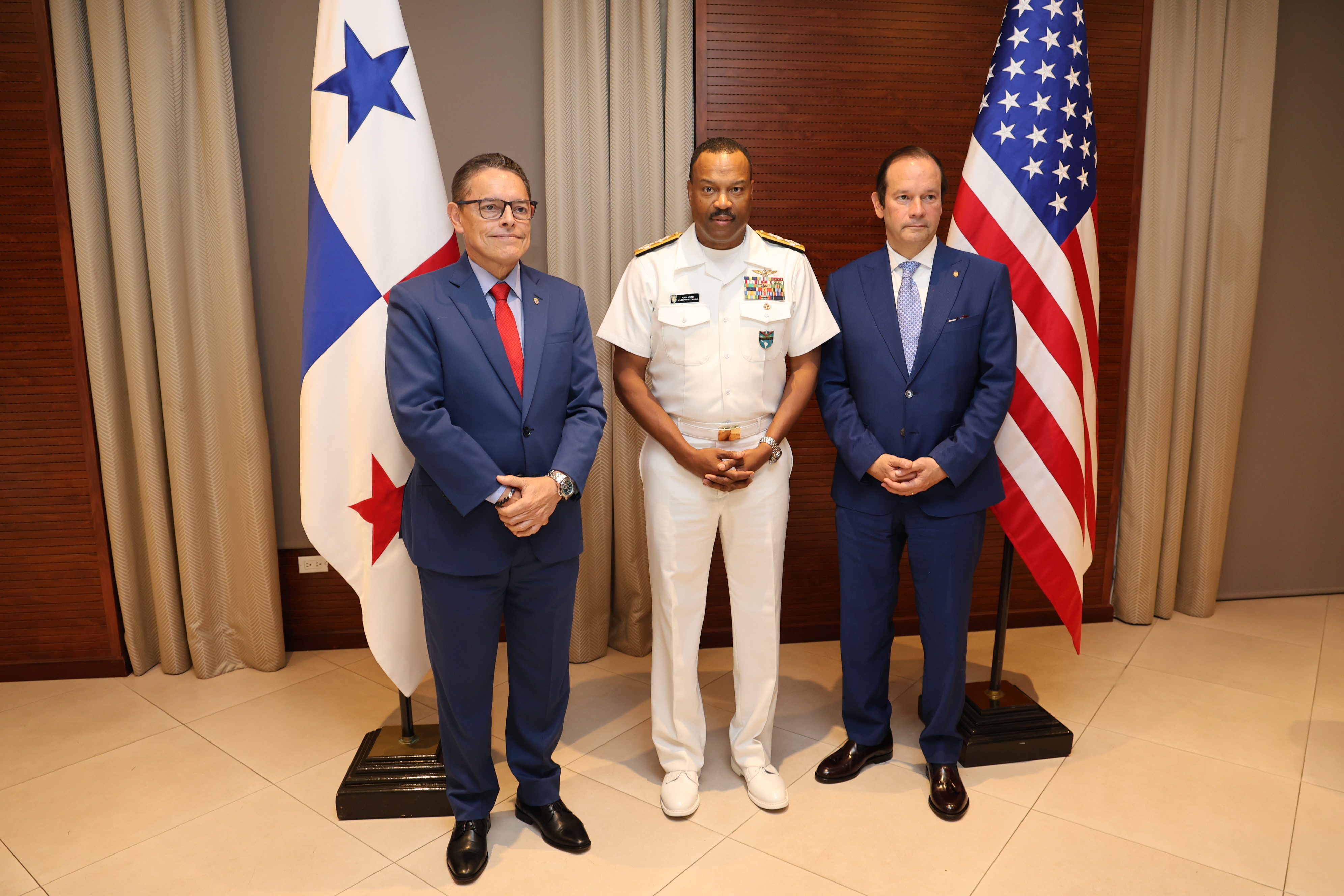 SOUTHCOM Commander Visits Panama > U.S. Southern Command > News