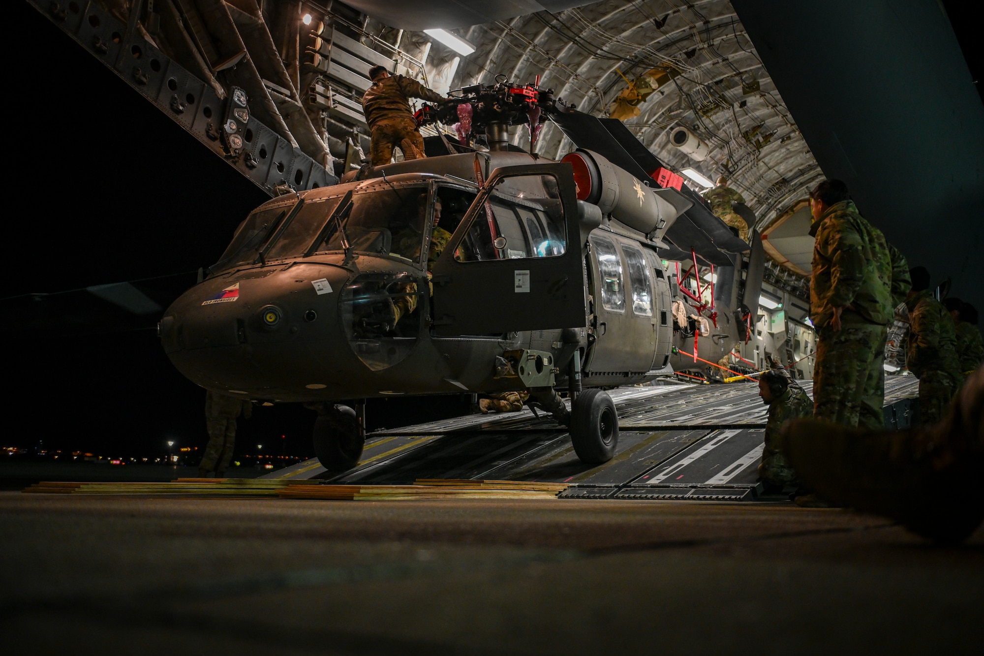 U.S. Army rotates Black Hawk units at Incirlik AB > Incirlik Air Base ...