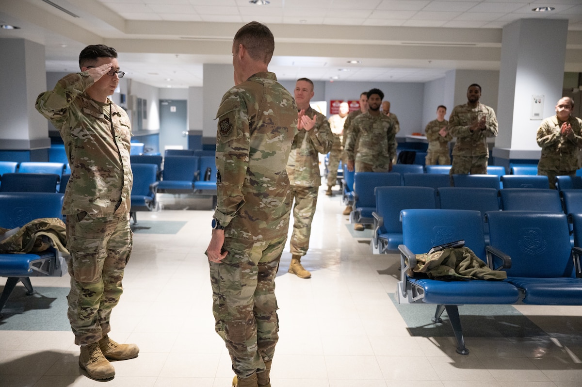 USAFEC commander tours 733d Air Mobility Squadron > Kadena Air Base > Article Display