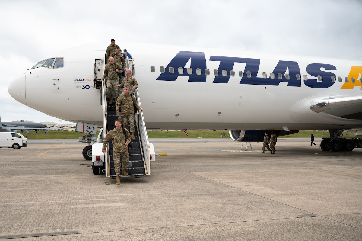 USAFEC commander tours 733d Air Mobility Squadron > Kadena Air Base ...