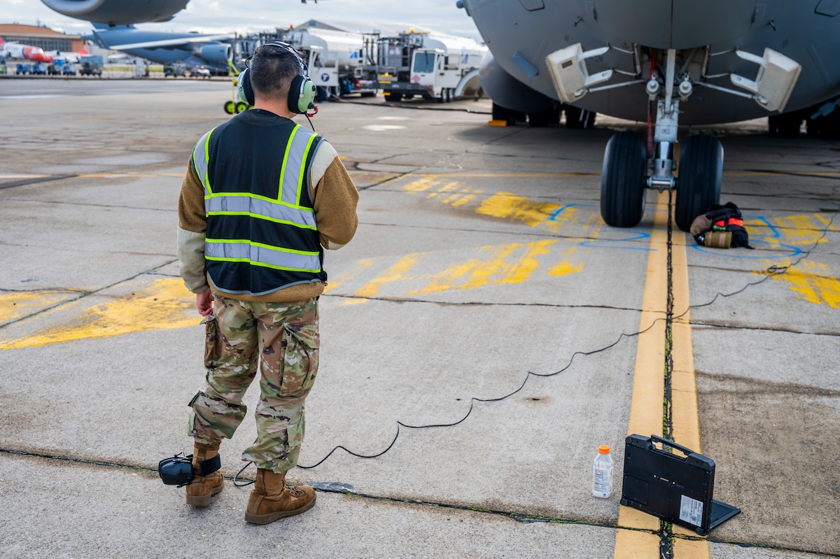 7th EAS Maintainers Keep Aircraft Flying During Exercise Bamboo Eagle ...