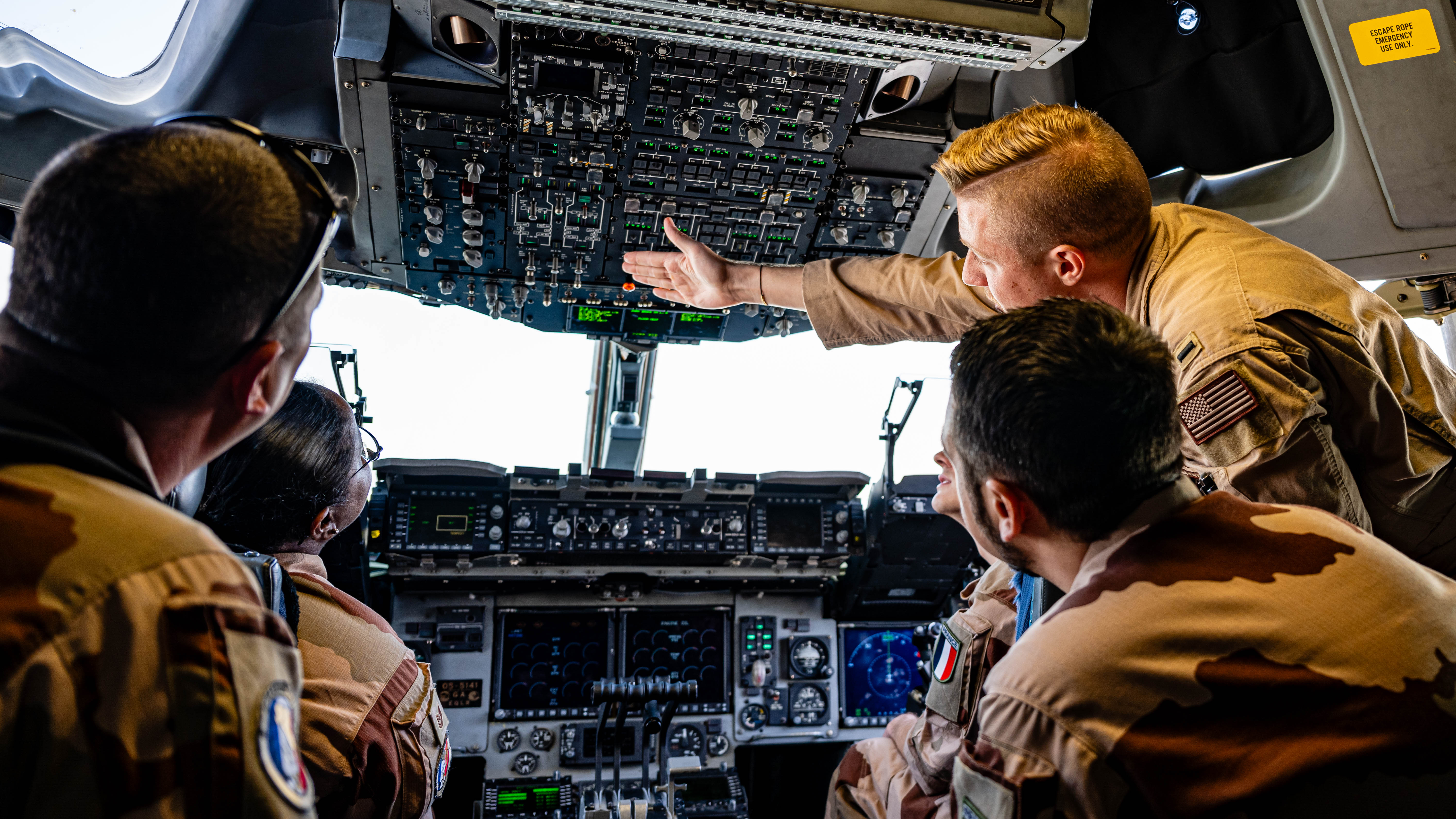 Combined Air Operation Center members attend a Pet the Jet event > U.S ...