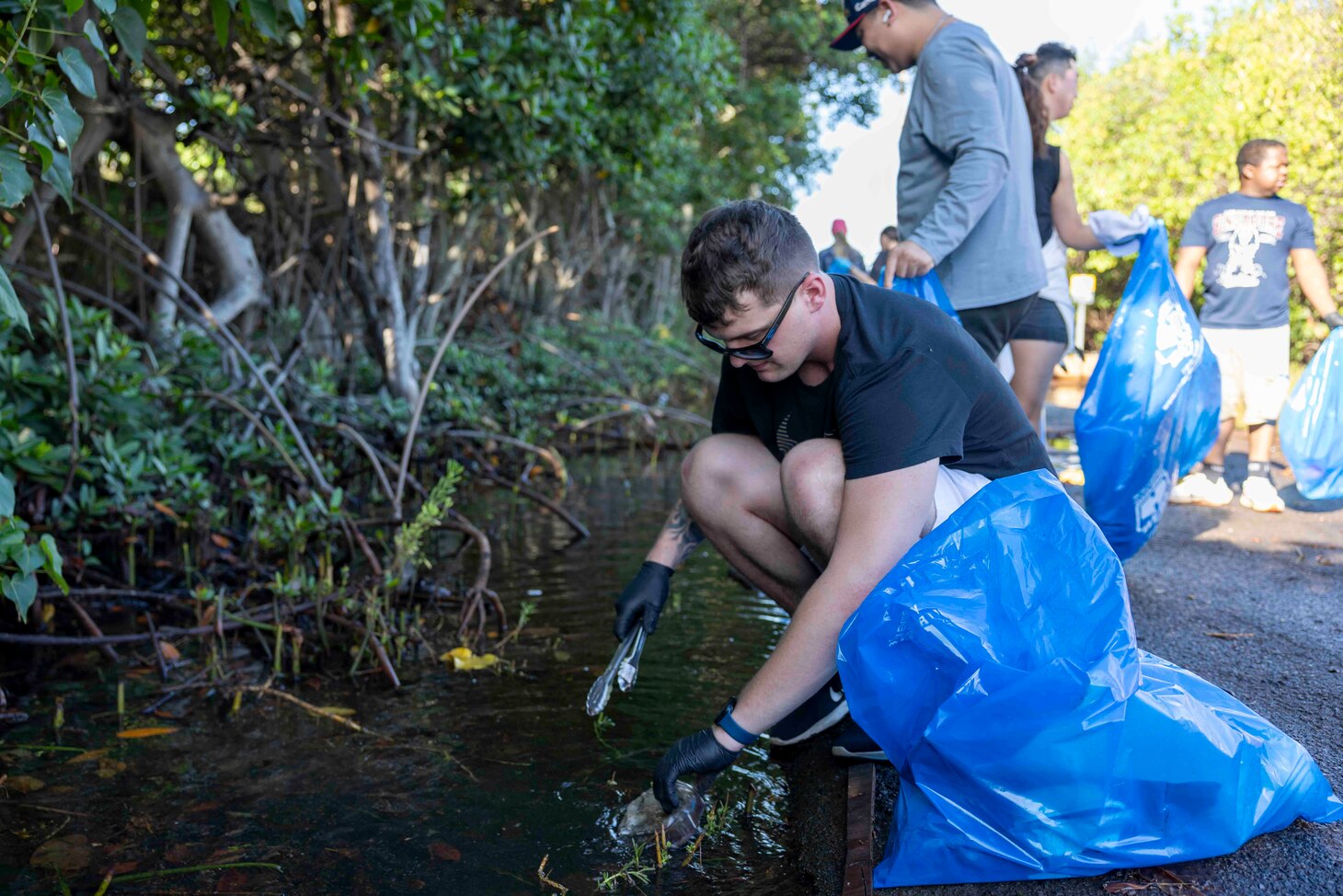 Laulima Navy: Military Members and Civilians Support 100 Community ...