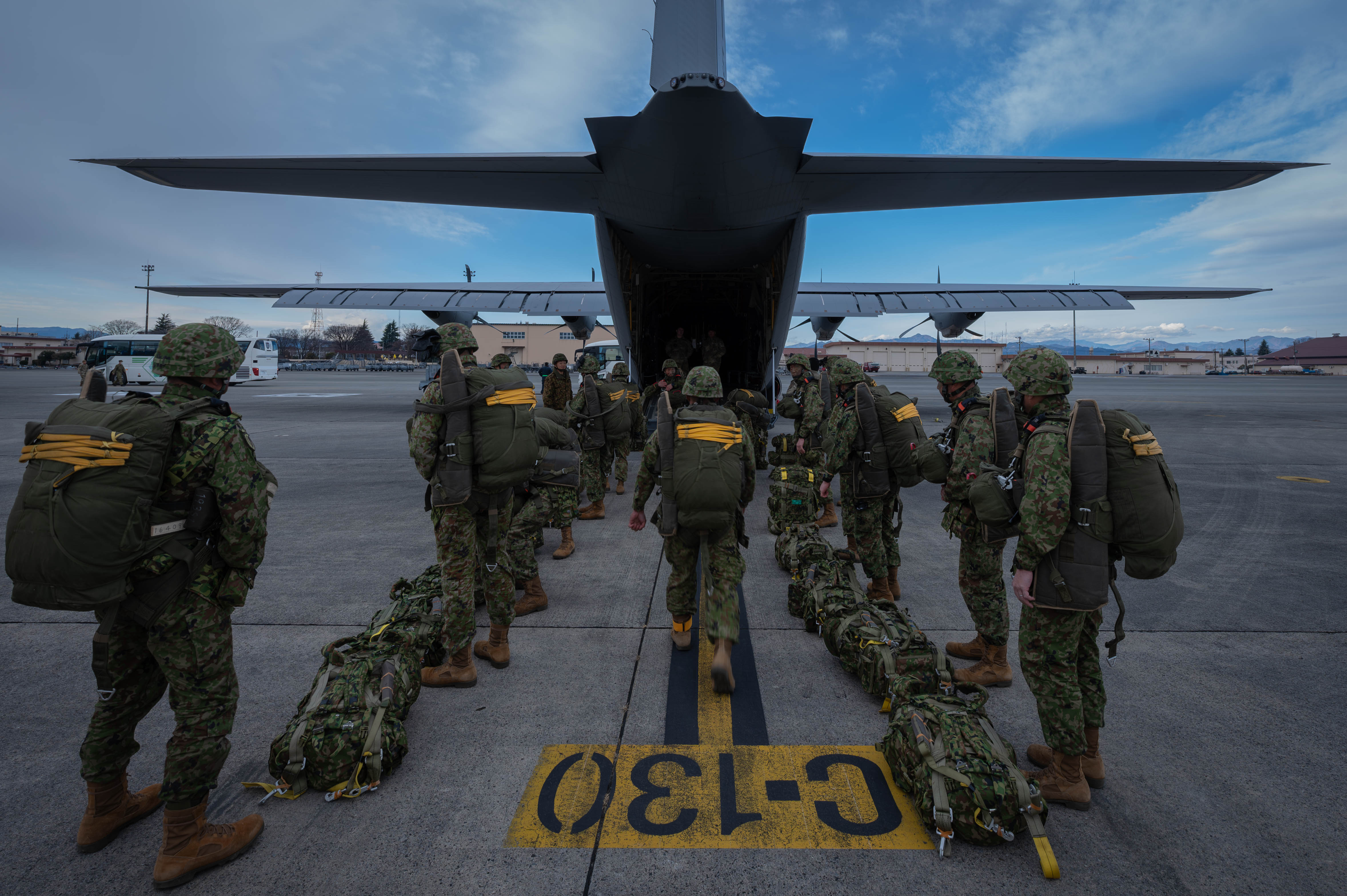 US, international airborne forces in JGSDF New Year’s Jump