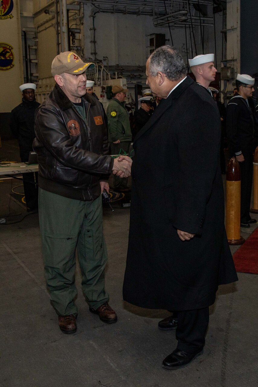 Secretary of the Navy visits USS George H. W. Bush > U.S. Fleet Forces ...