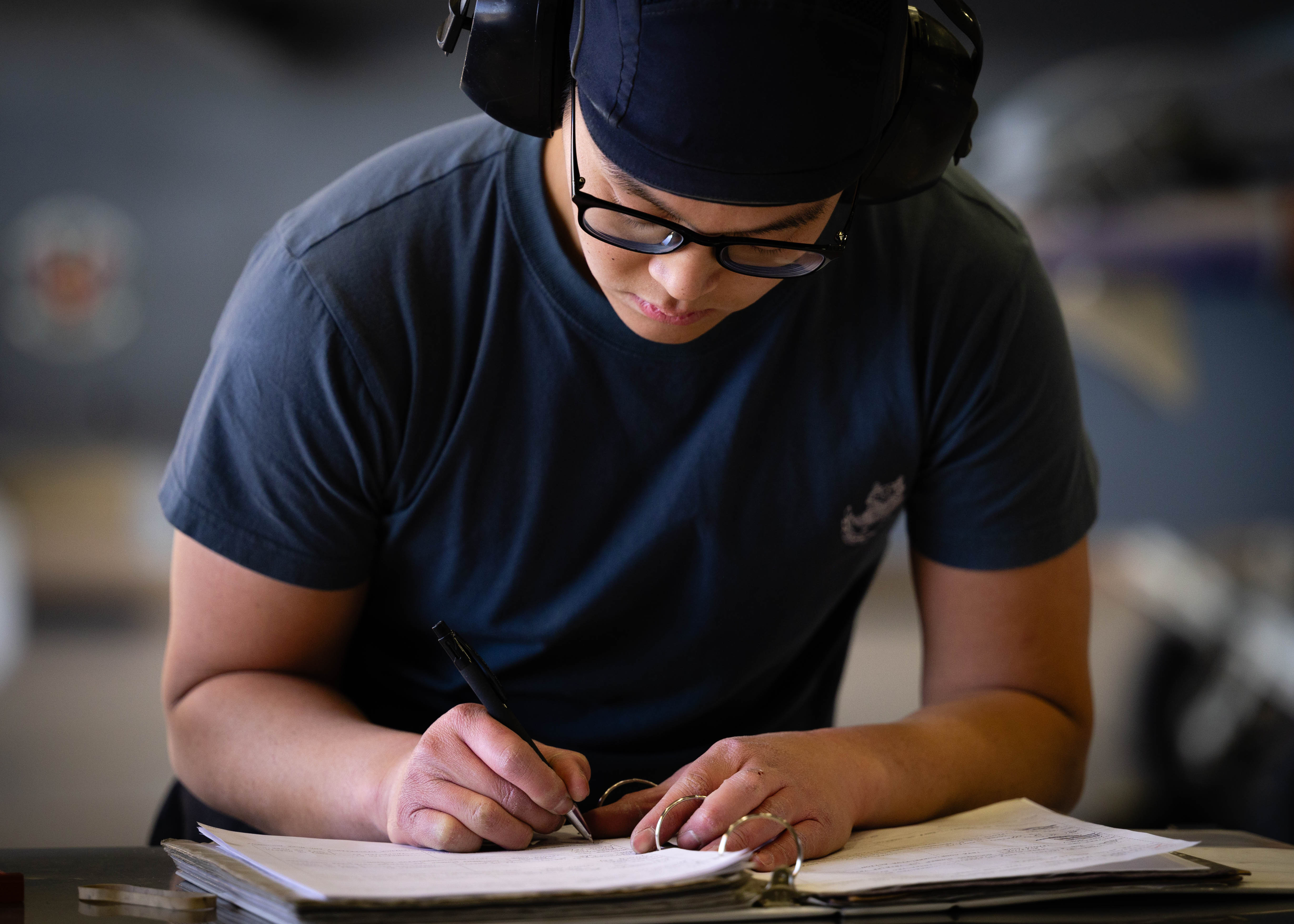 Fourth Quarter Weapons Load Competition > Luke Air Force Base > Article ...