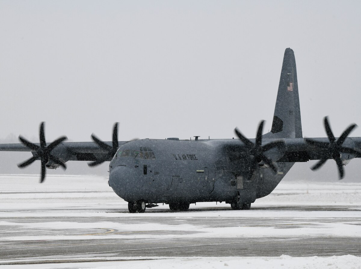 Second C-130J Super Hercules takes to the skies > Air Force Reserve Command > News