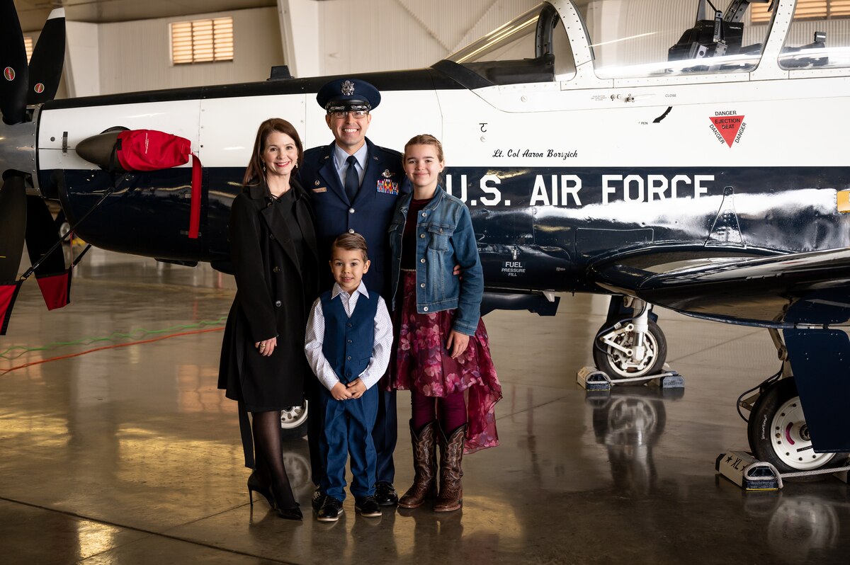 47th Student Squadron welcomes new commander > Air Education and Training Command > Article Display