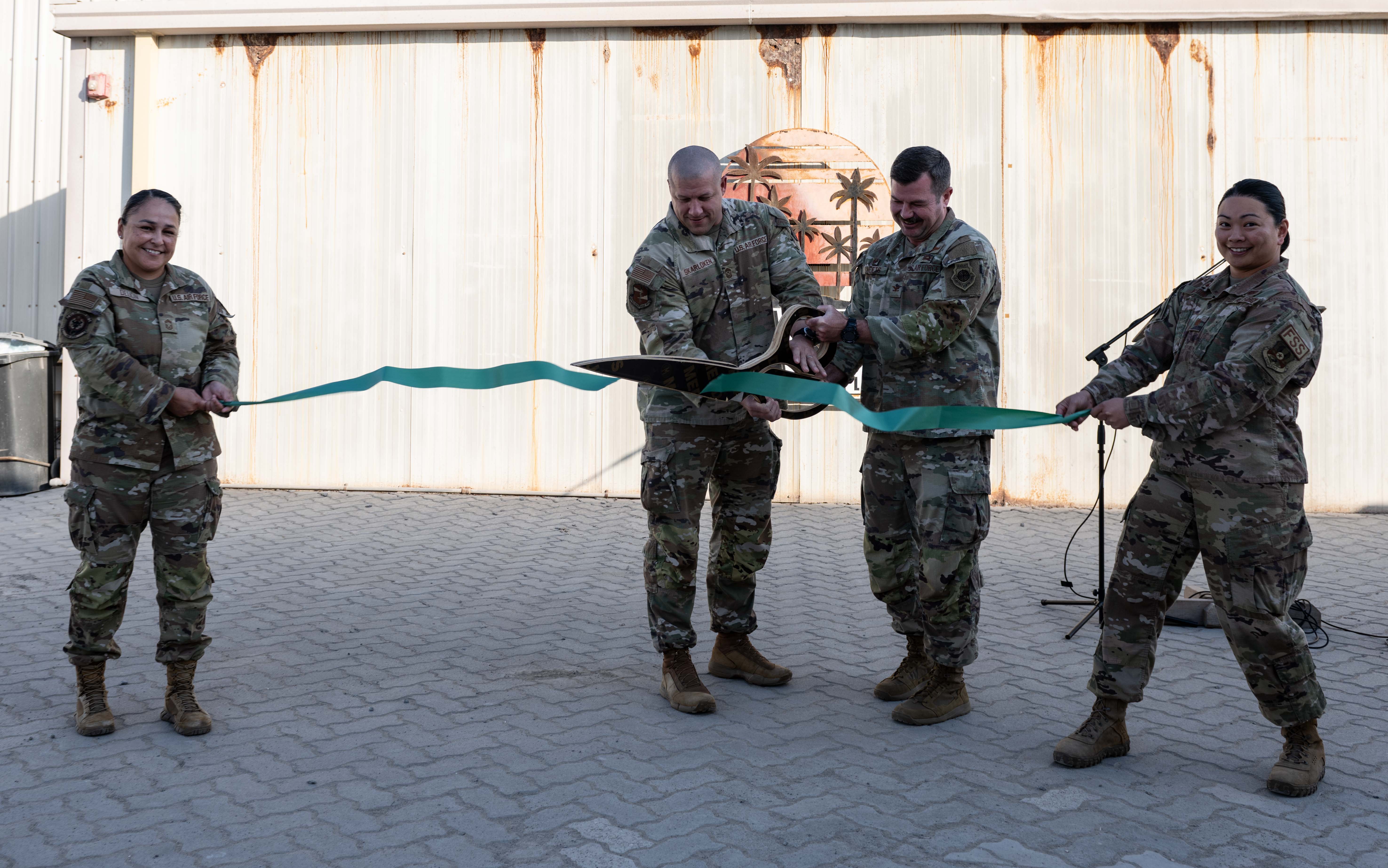 Teamwork drives the reopening of Oasis DFAC > U.S. Air Forces Central ...