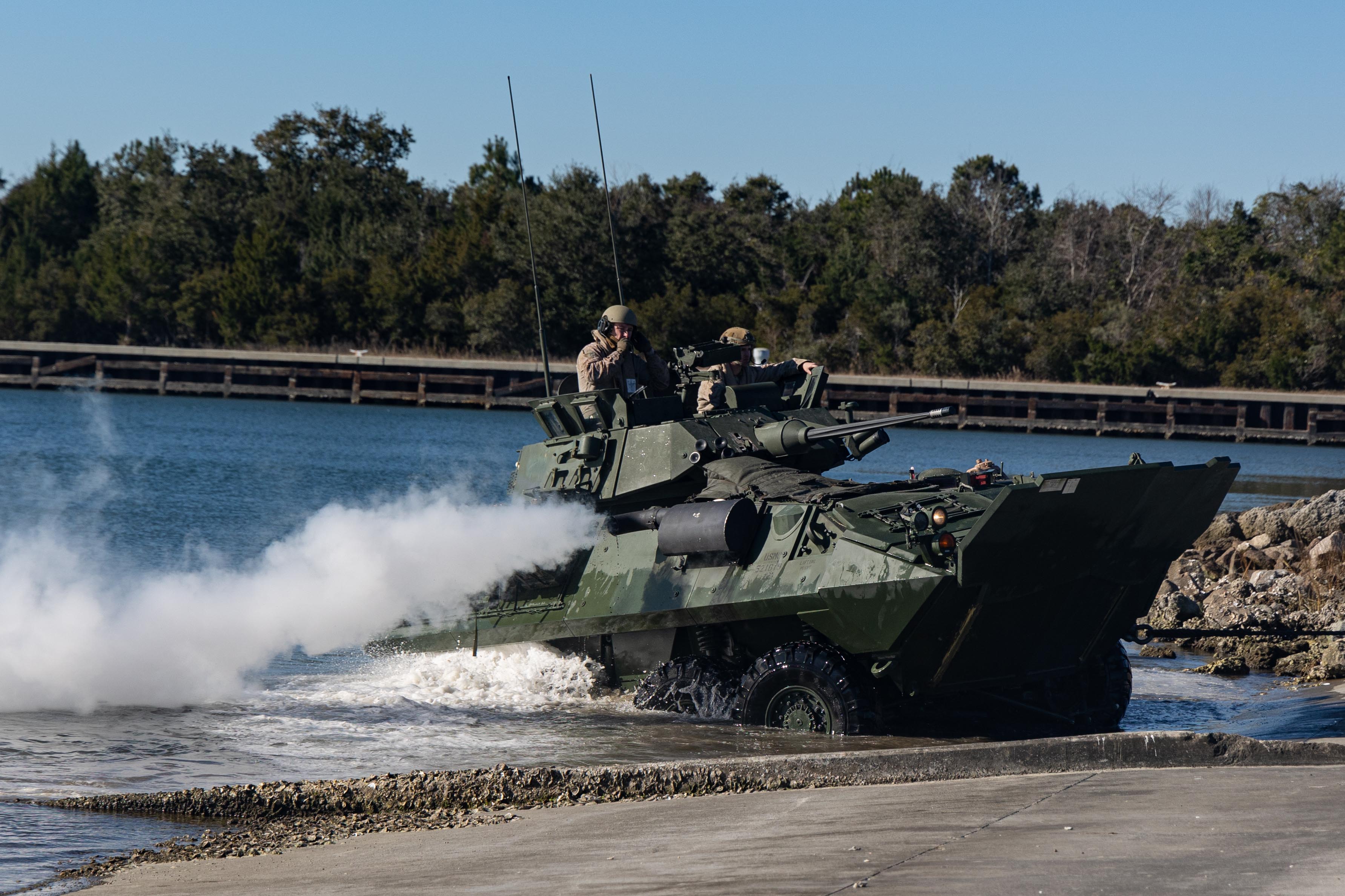 22 MEU LAV float and swim Demo