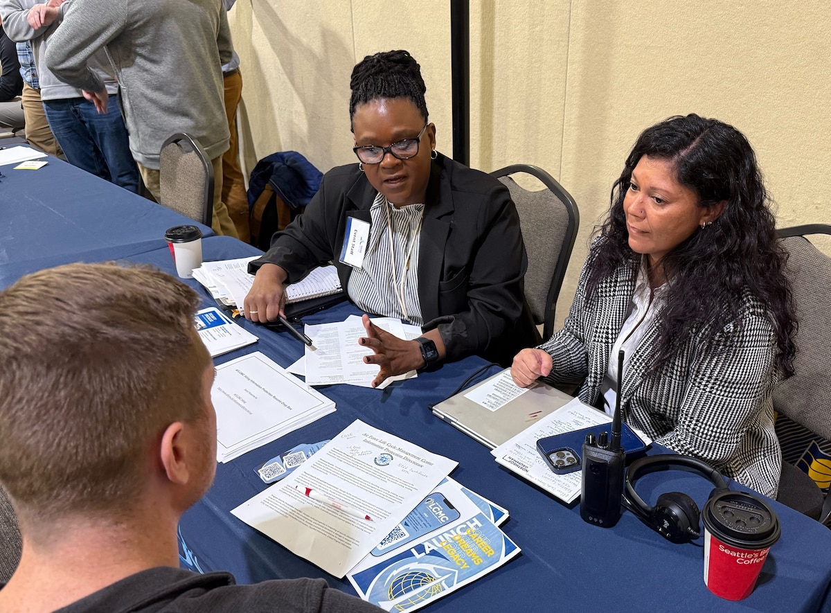 Hill hiring event connects recruiters with job seekers > Hill Air Force ...