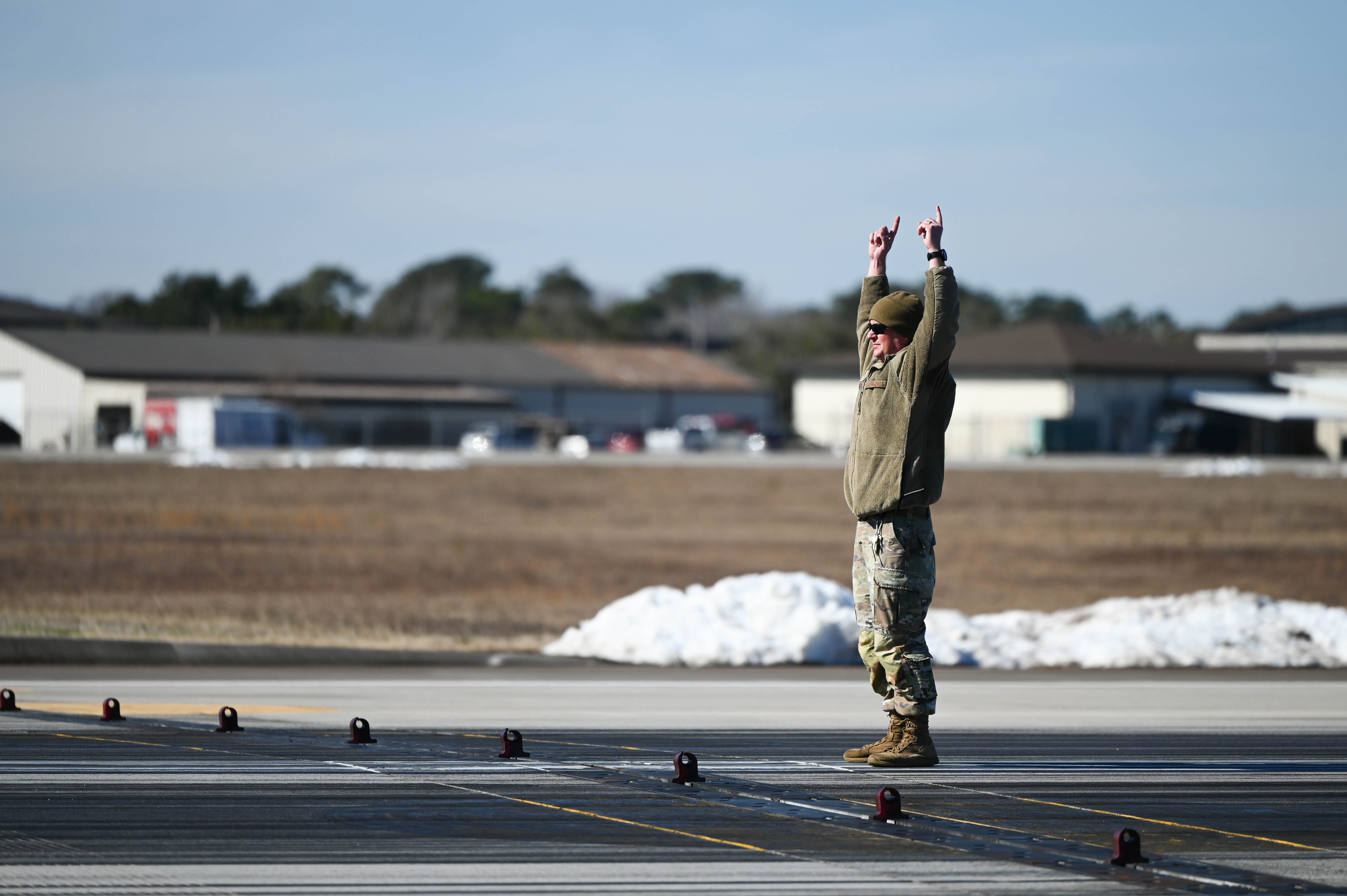 Keeping U.S. Air Force flight line arresting cables operational > Joint ...
