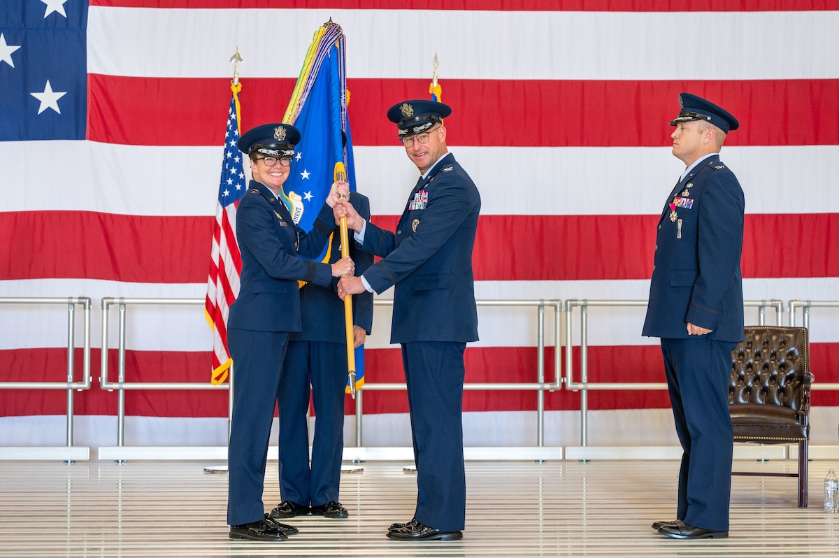 Col. Justin Secrest assumes command of the 377th ABW > Kirtland Air ...