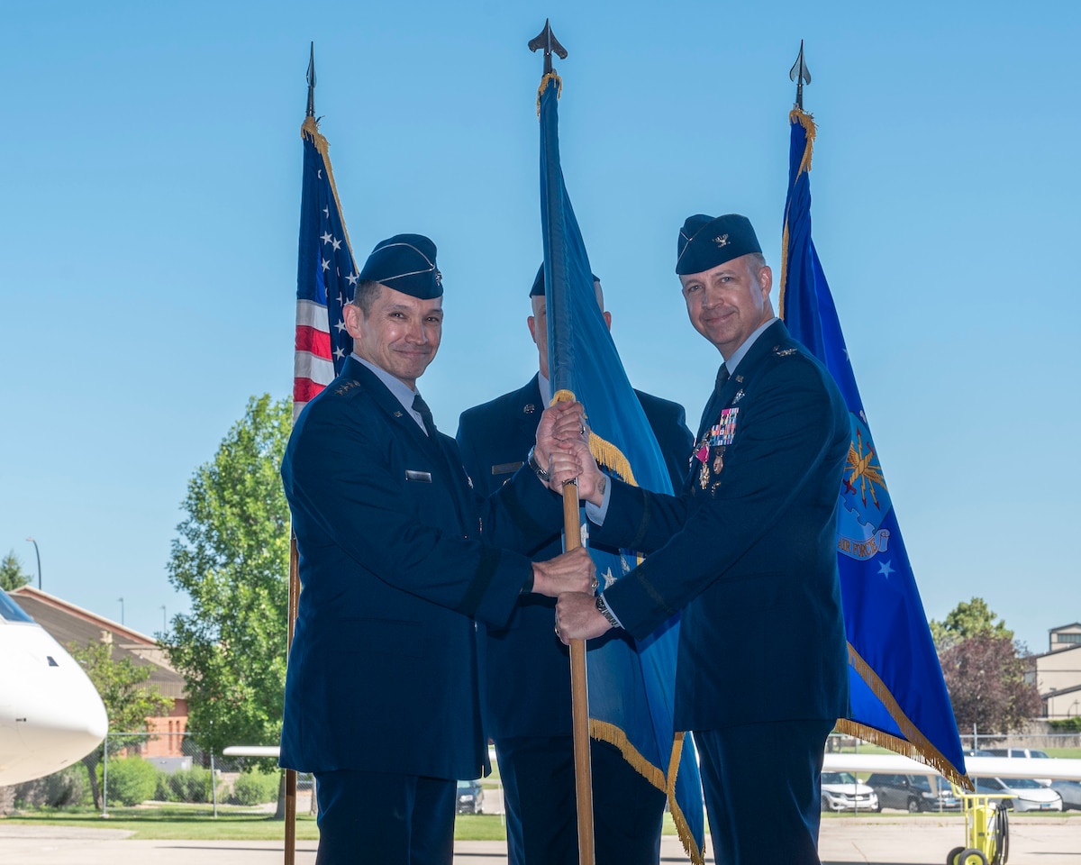 319th Reconnaissance Wing Welcomes New commander > Grand Forks Air ...