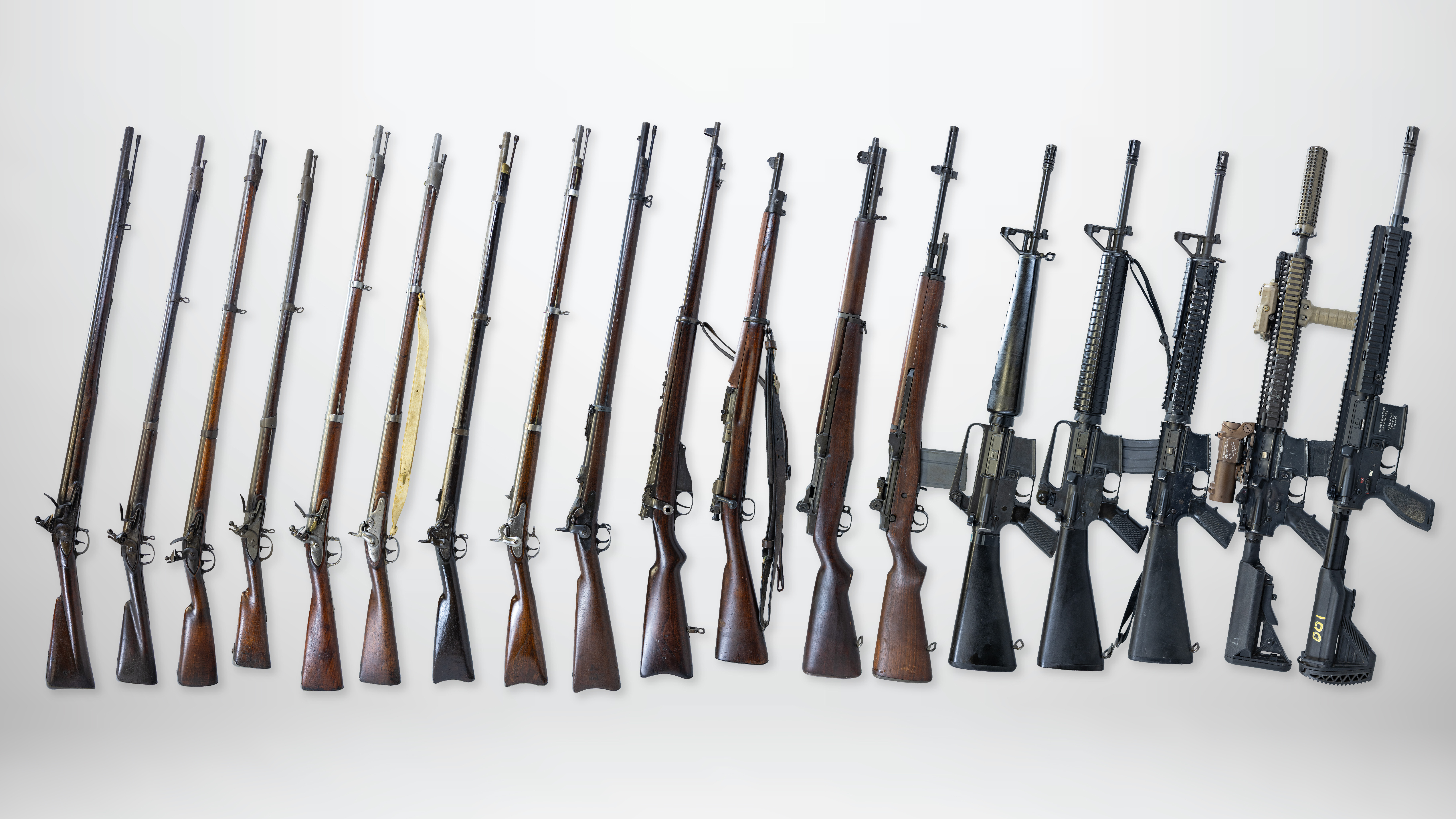 what weapons do marines use