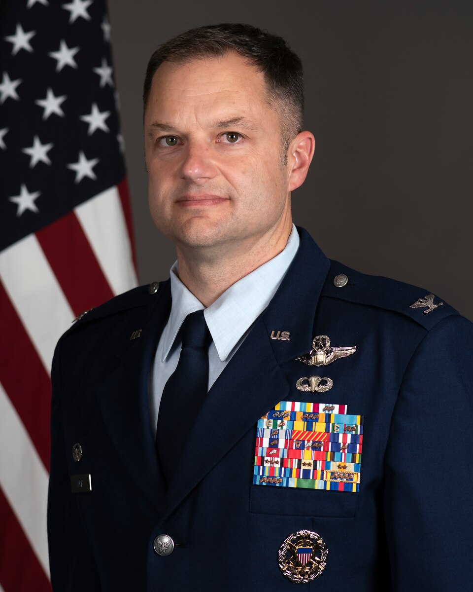 COLONEL STEVEN J. AYRE > Air University (AU) > Biography