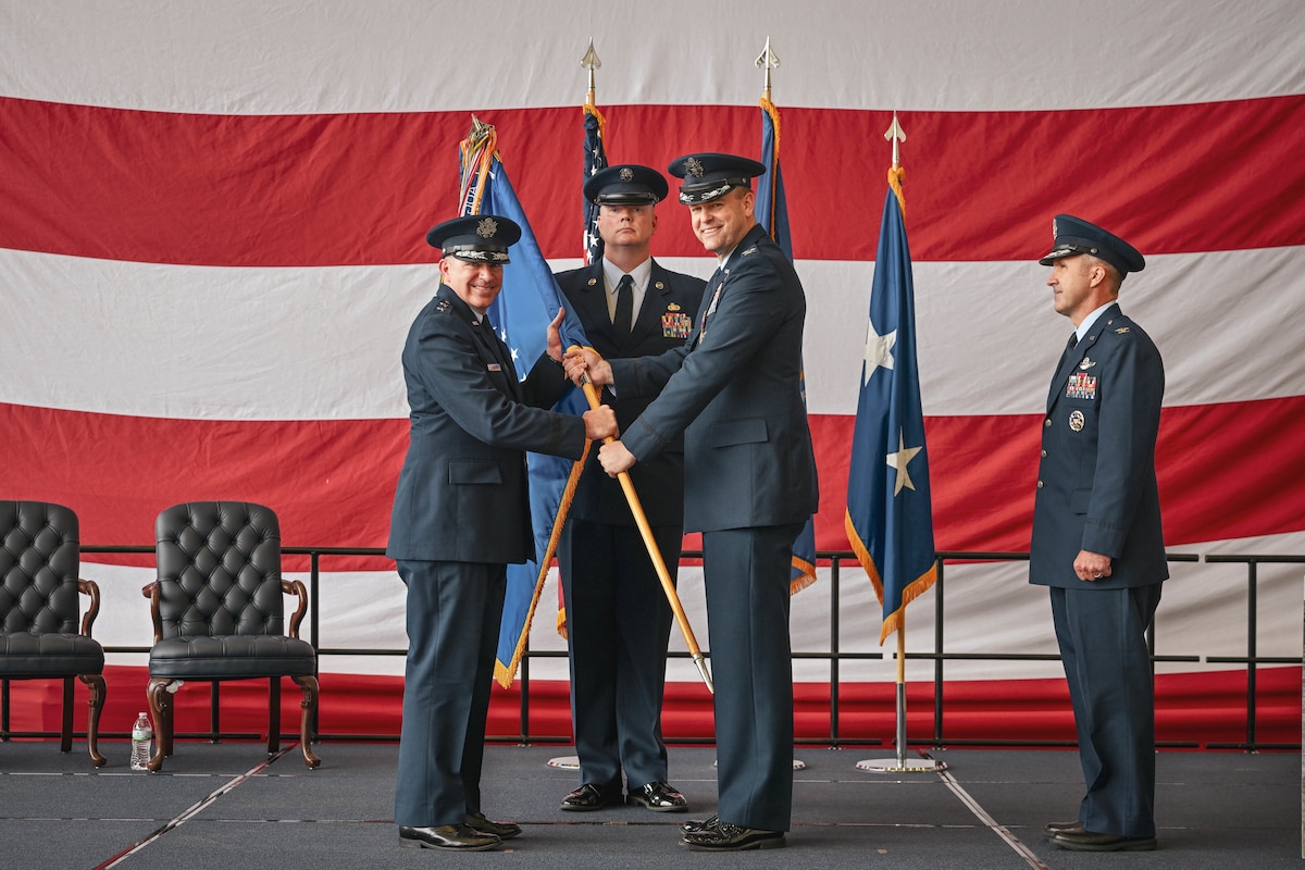 19th Airlift Wing welcomes new commander > Little Rock Air Force Base ...