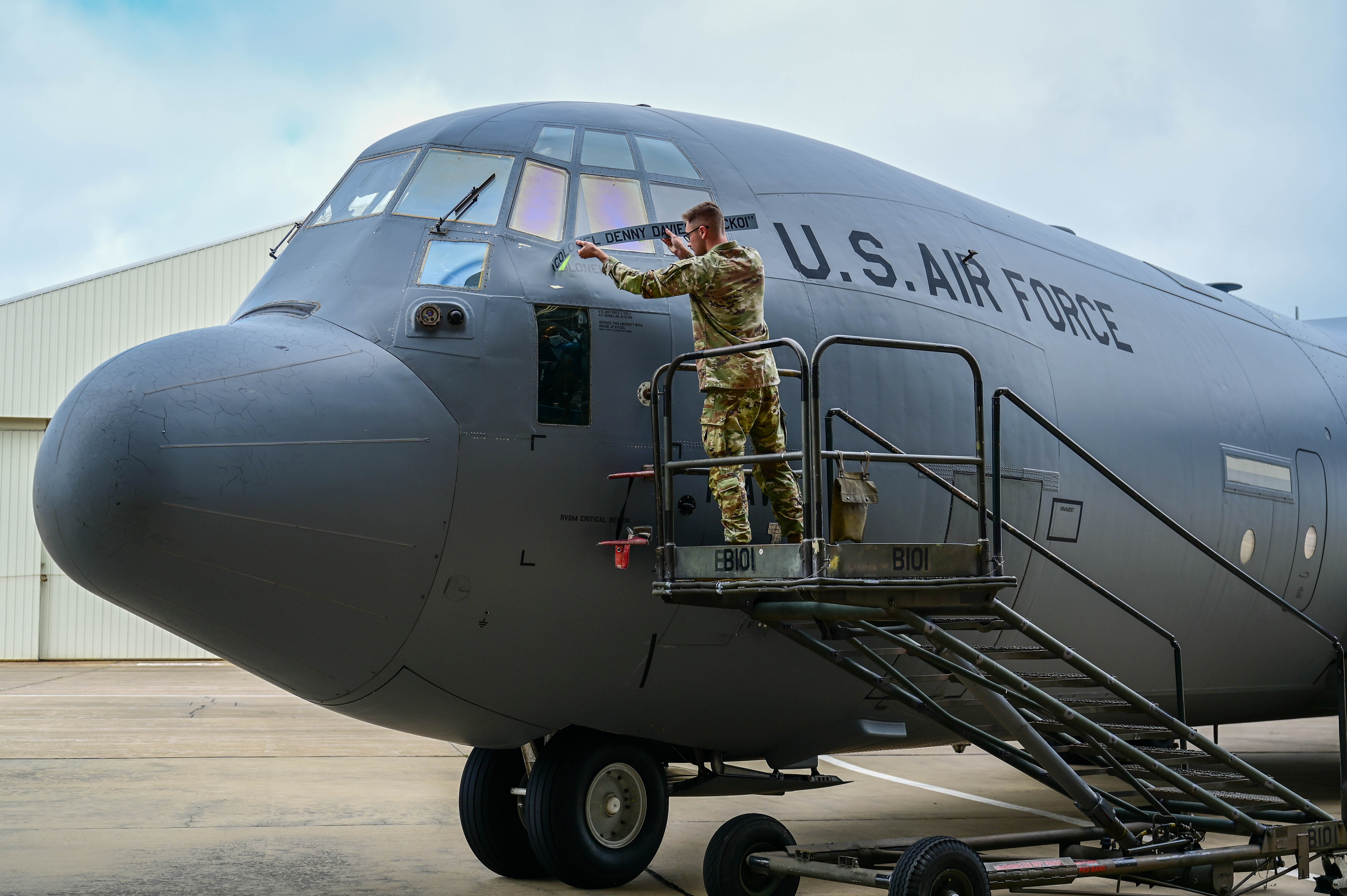 19th Airlift Wing welcomes new commander > Little Rock Air Force Base ...