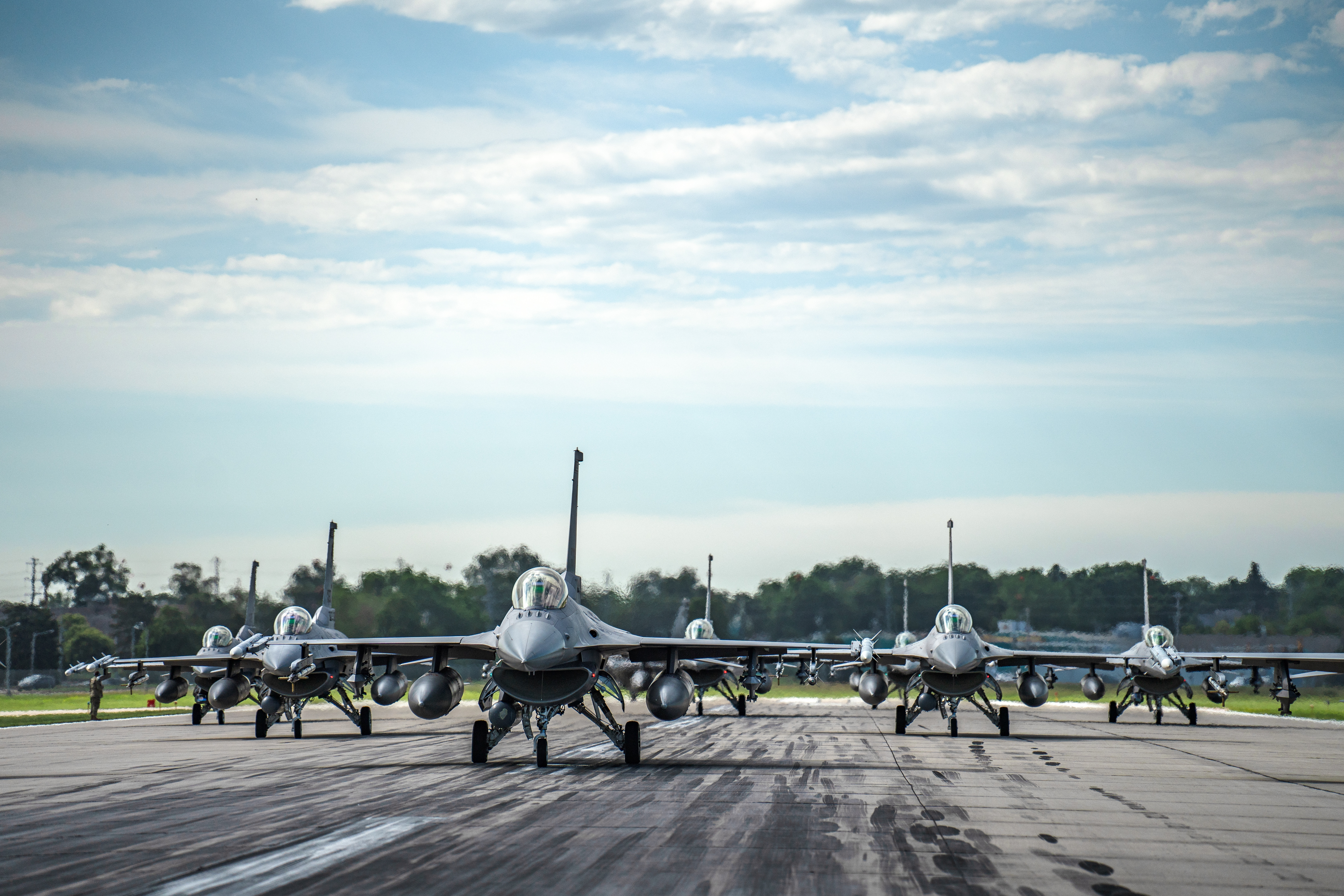 114th Fighter Wing conducts elephant walk > 114th Fighter Wing > Display